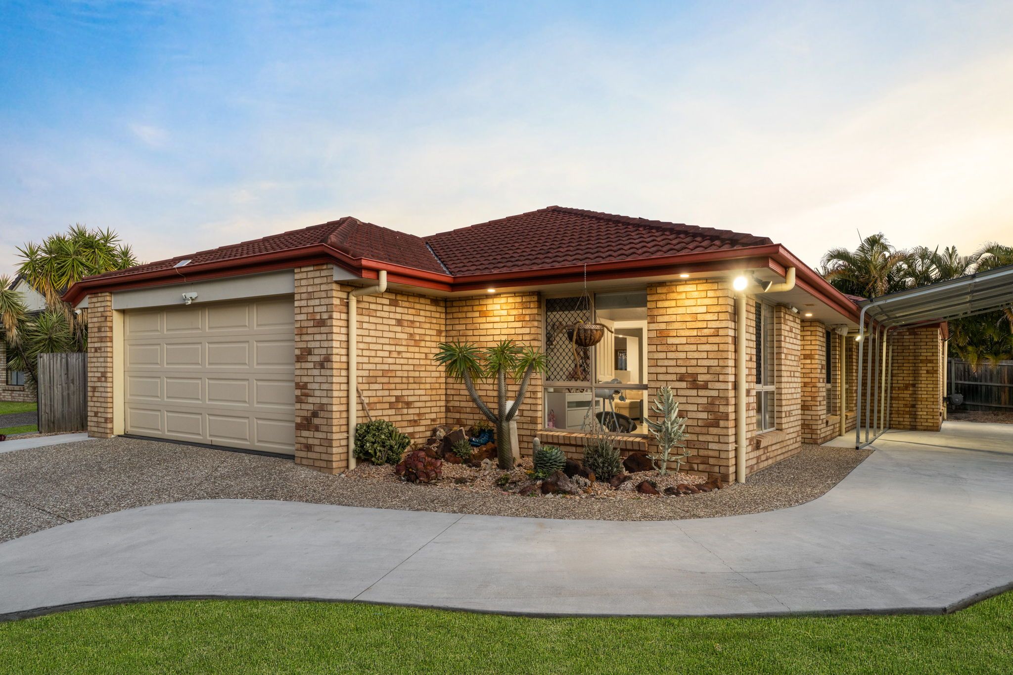 2 Zara Way, Heritage Park, QLD 4118 - Sold House - Ray White Marsden