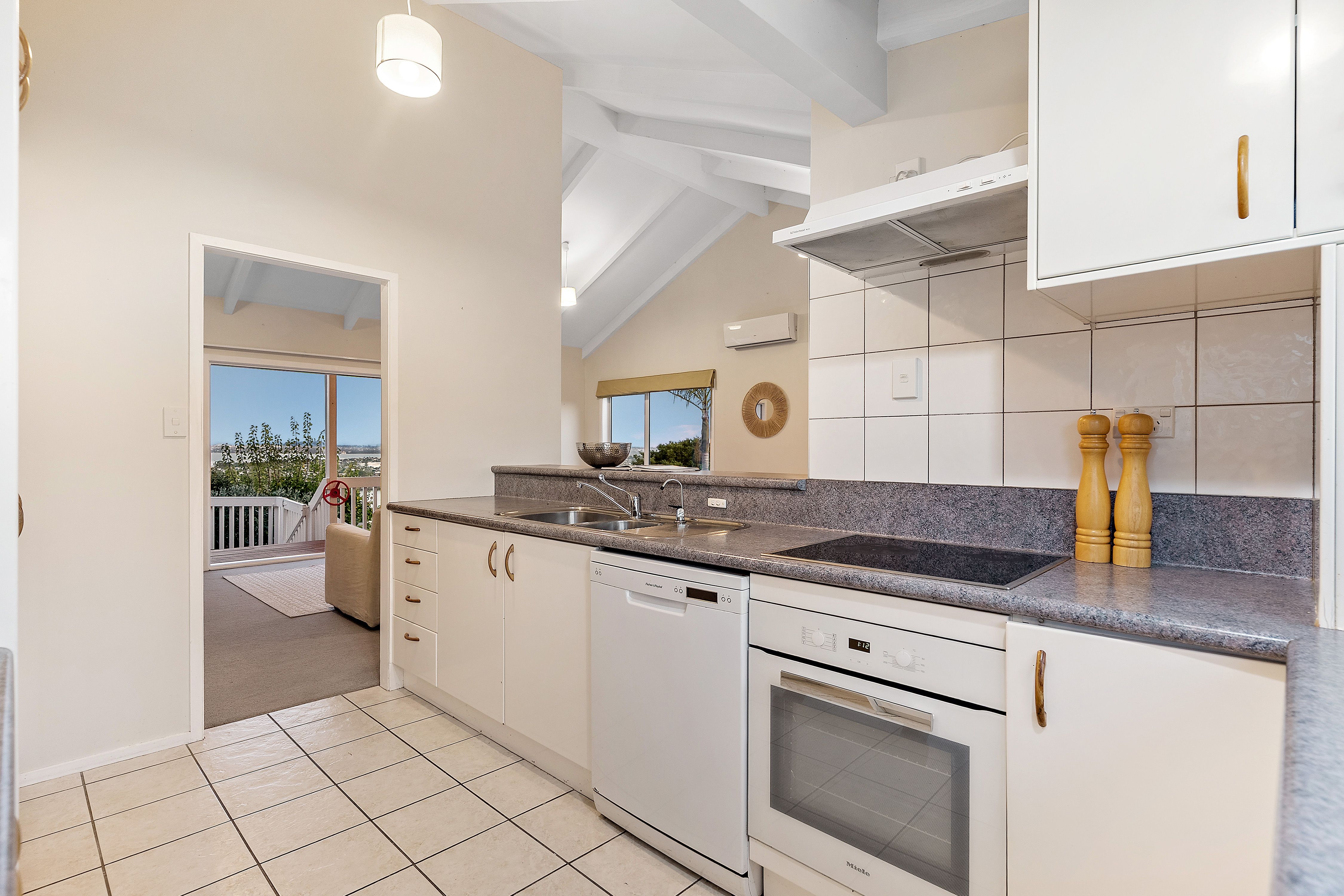 81 Luckens Road, West Harbour, Waitakere City 0618 - Sold House - Ray ...
