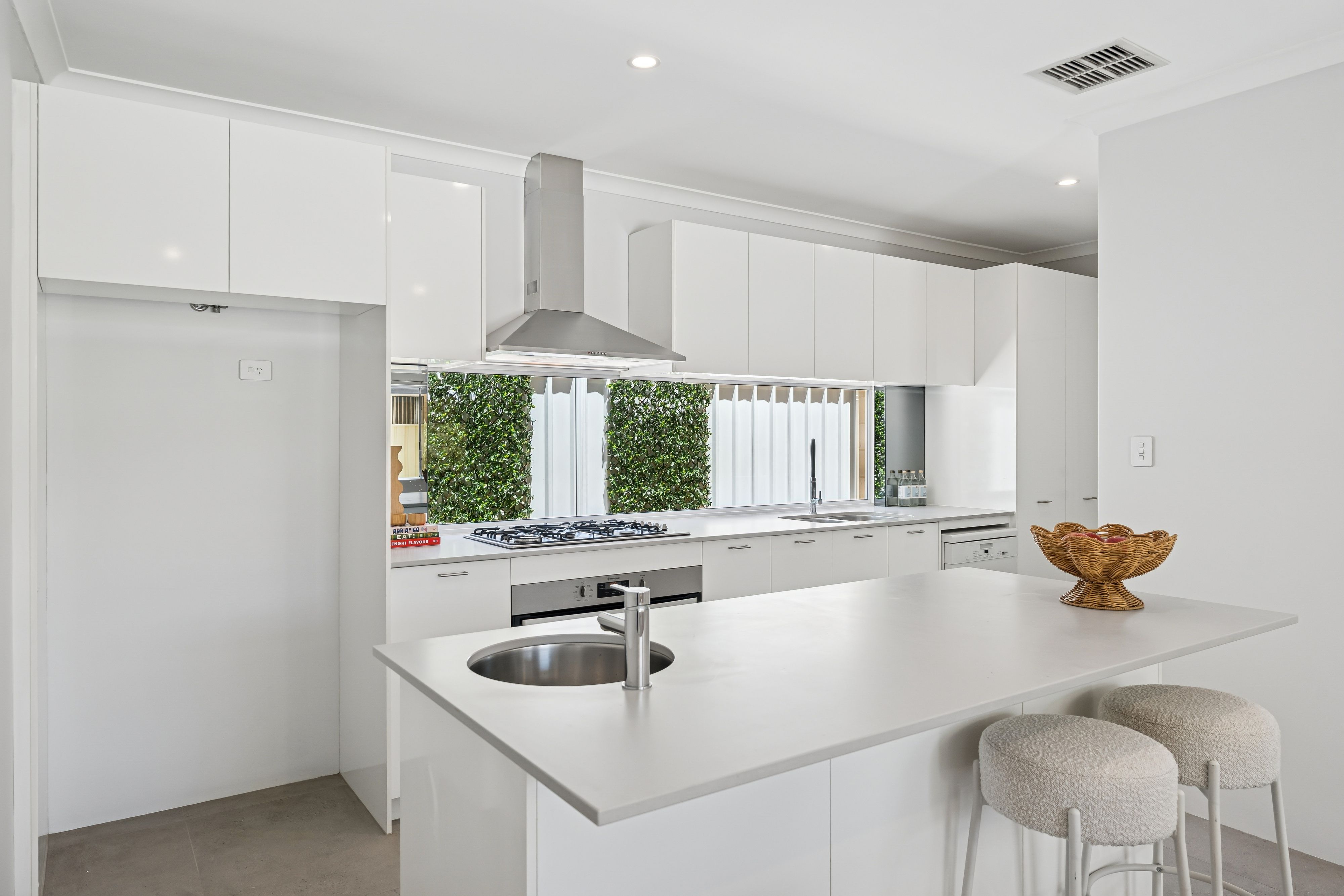 48 Aachen Crescent, Gwelup, WA 6018 - House for Sale - Ray White ...