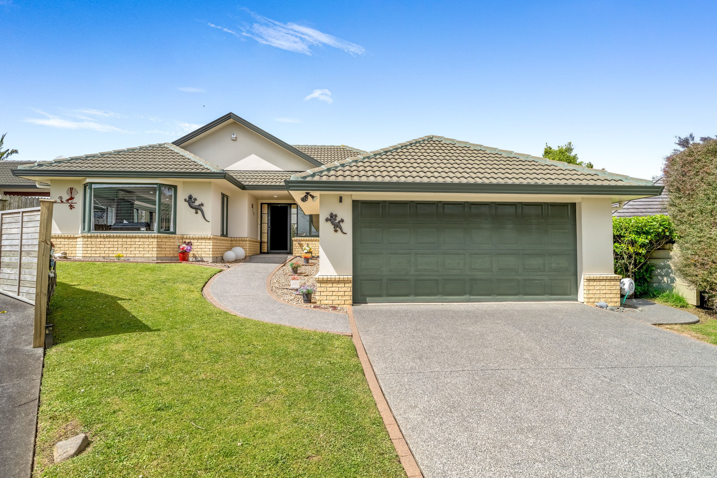 10 Isaac Place, East Tamaki Heights, Manukau City 2016 - Sold House ...