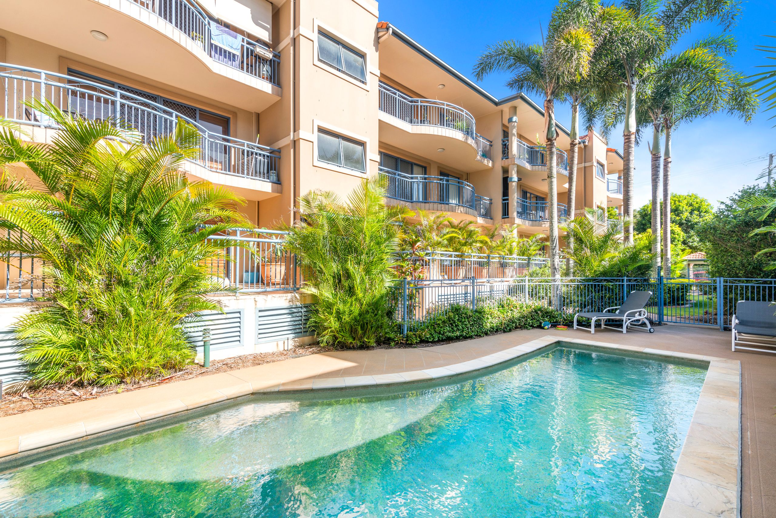 3/139-141 Golden Four Drive, Bilinga, QLD 4225 - Sold Unit - Ray White ...