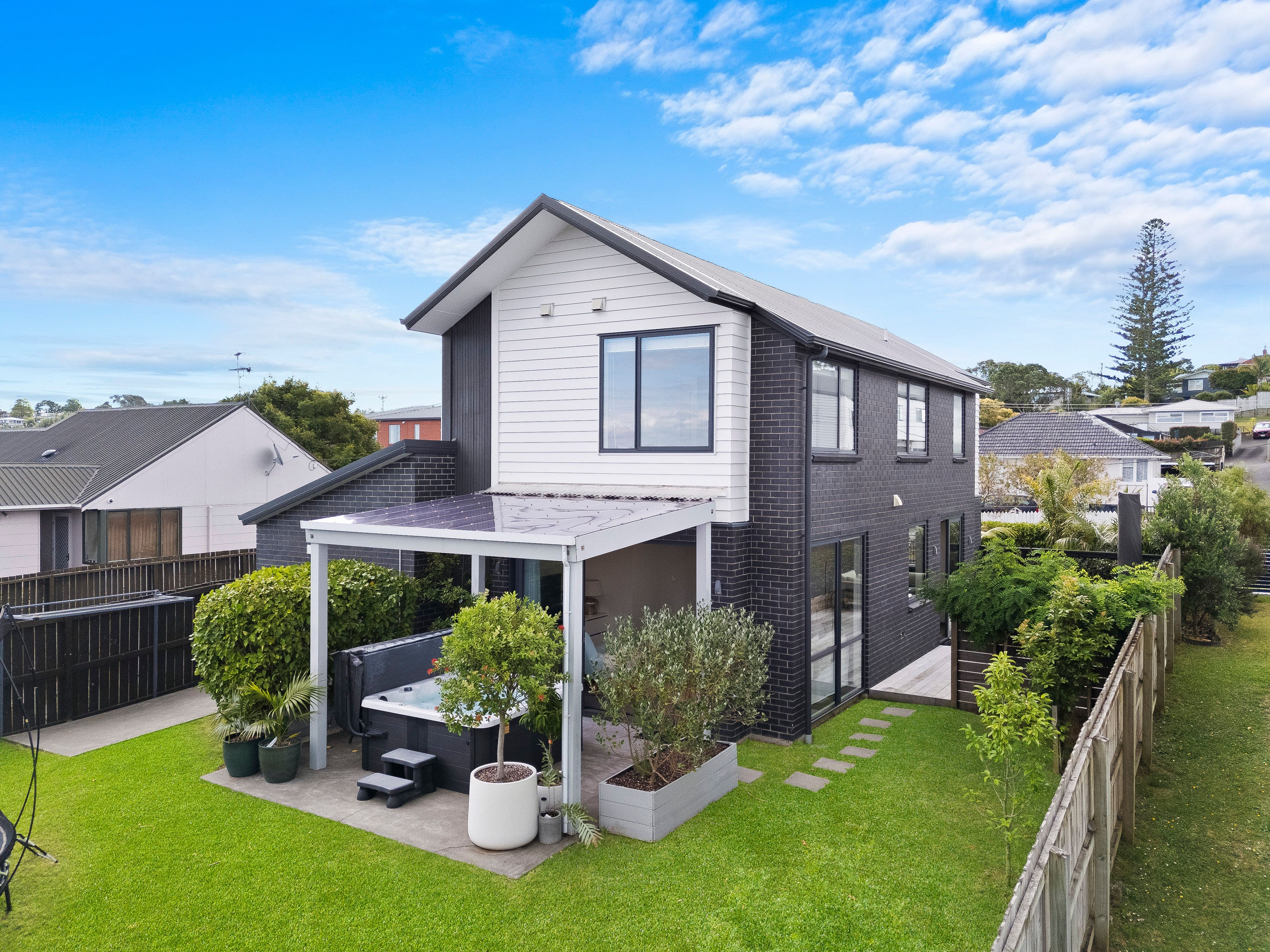 19A Castledine Crescent, Glen Innes, Auckland City 1072 - Sold House ...