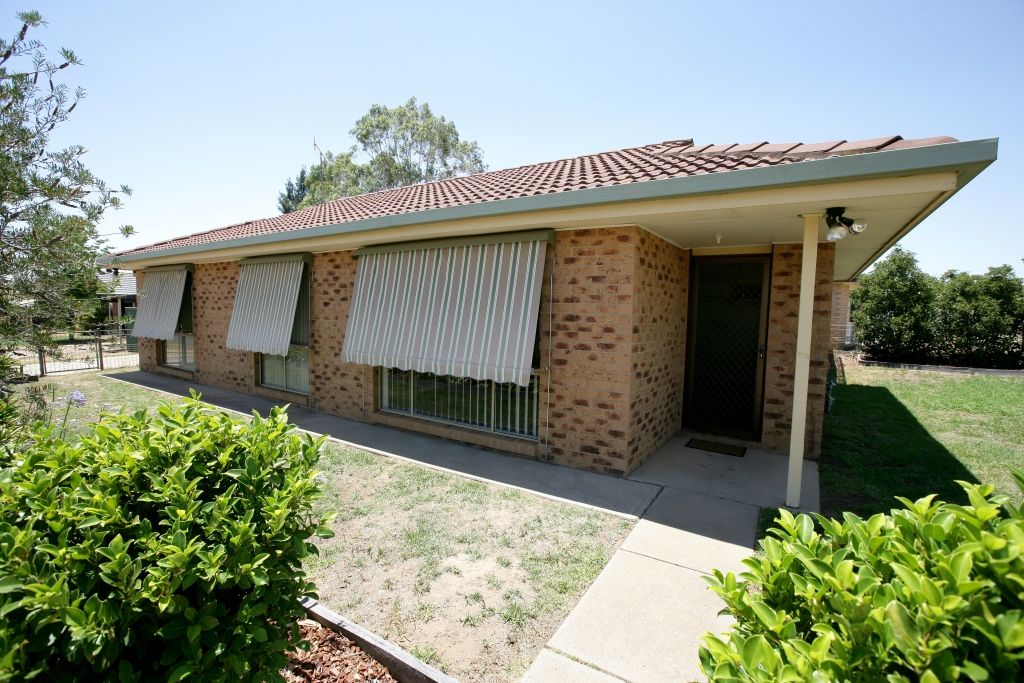 14 Lockett Place, Tolland, NSW 2650 - Leased House - Ray White Wagga Wagga