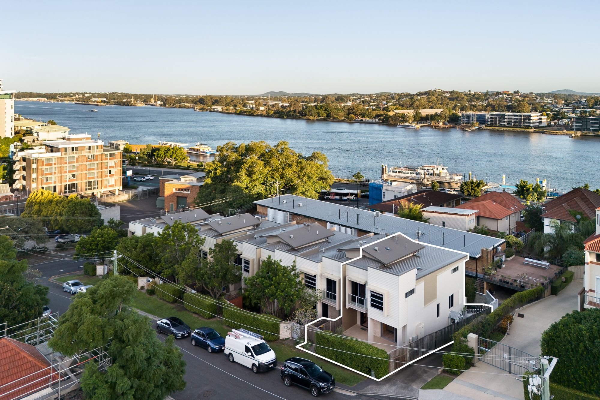 8/12 Riverview Terrace, Hamilton, QLD 4007 - Sold Townhouse - Ray White ...