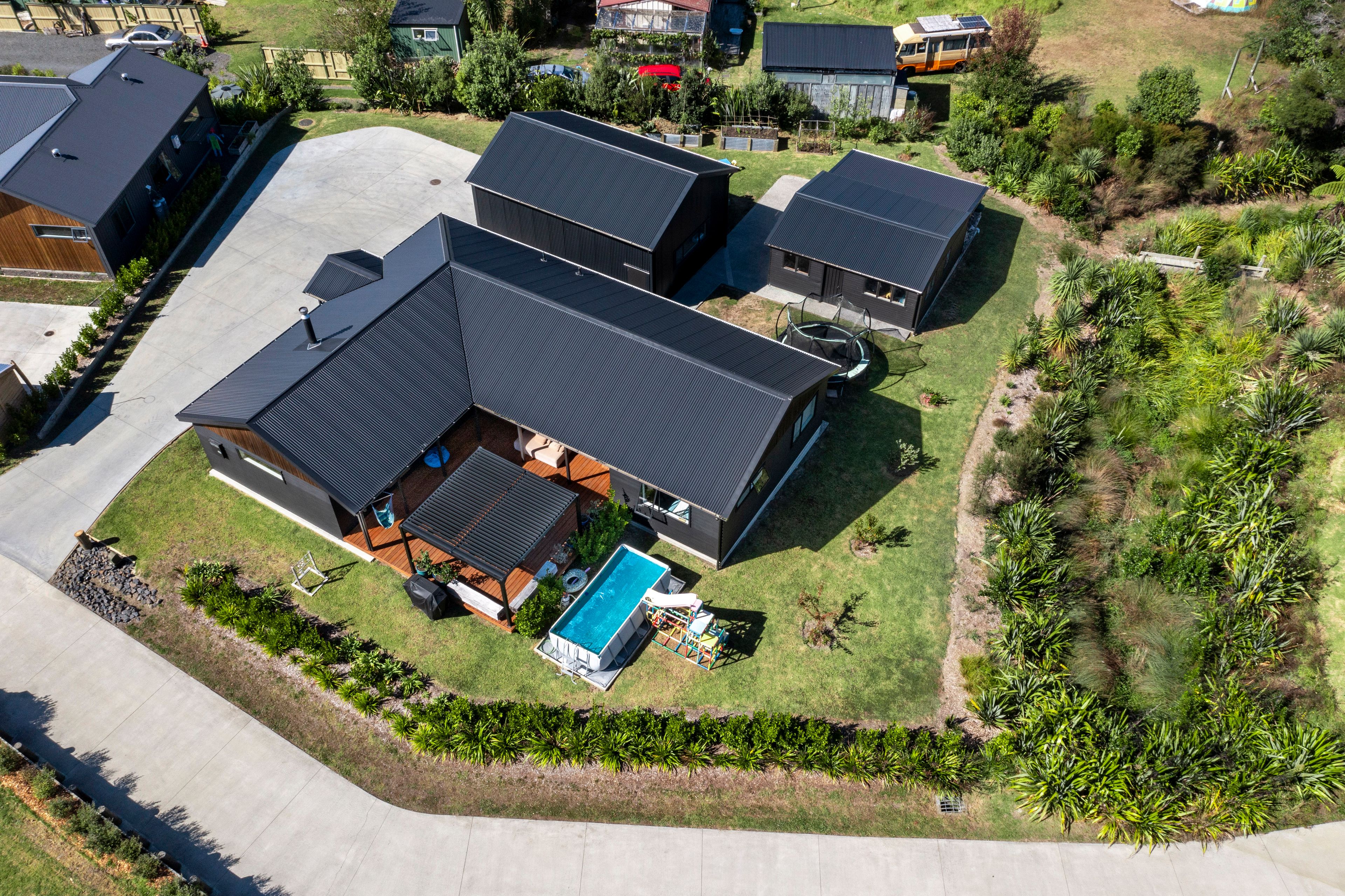 2-19B East Street, Raglan, Waikato District 3225 - Sold House - Ray ...