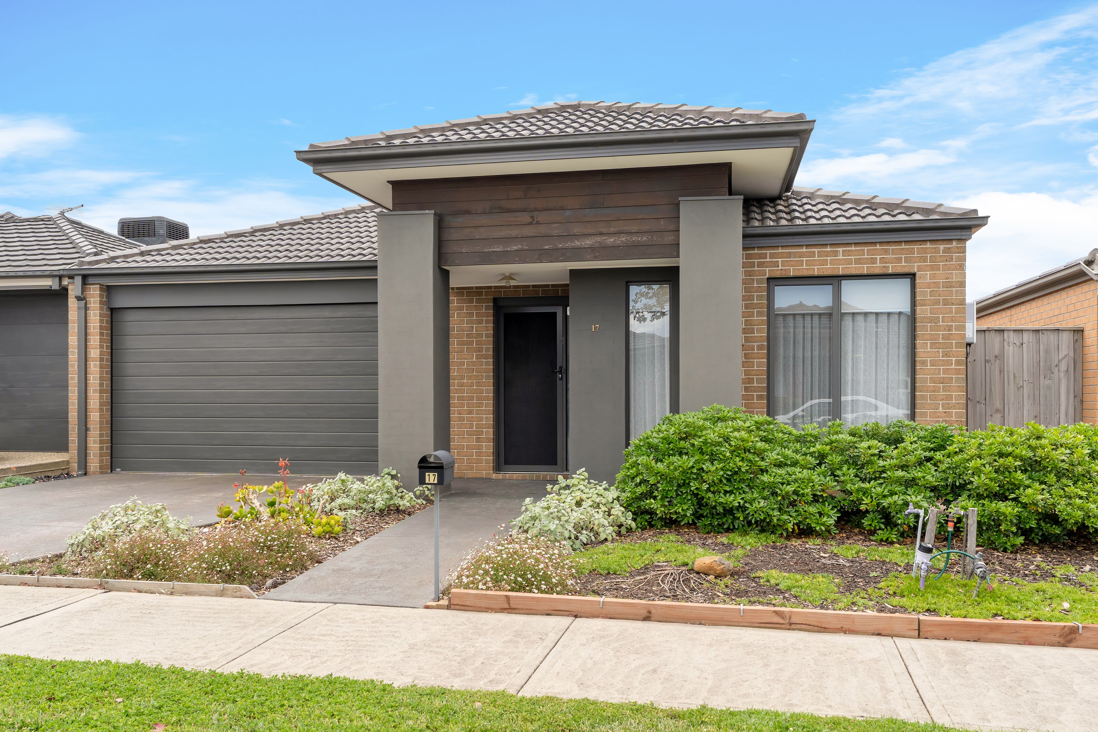 17 Degraves Street, Mickleham, VIC 3064 - Sold House - Ray White ...