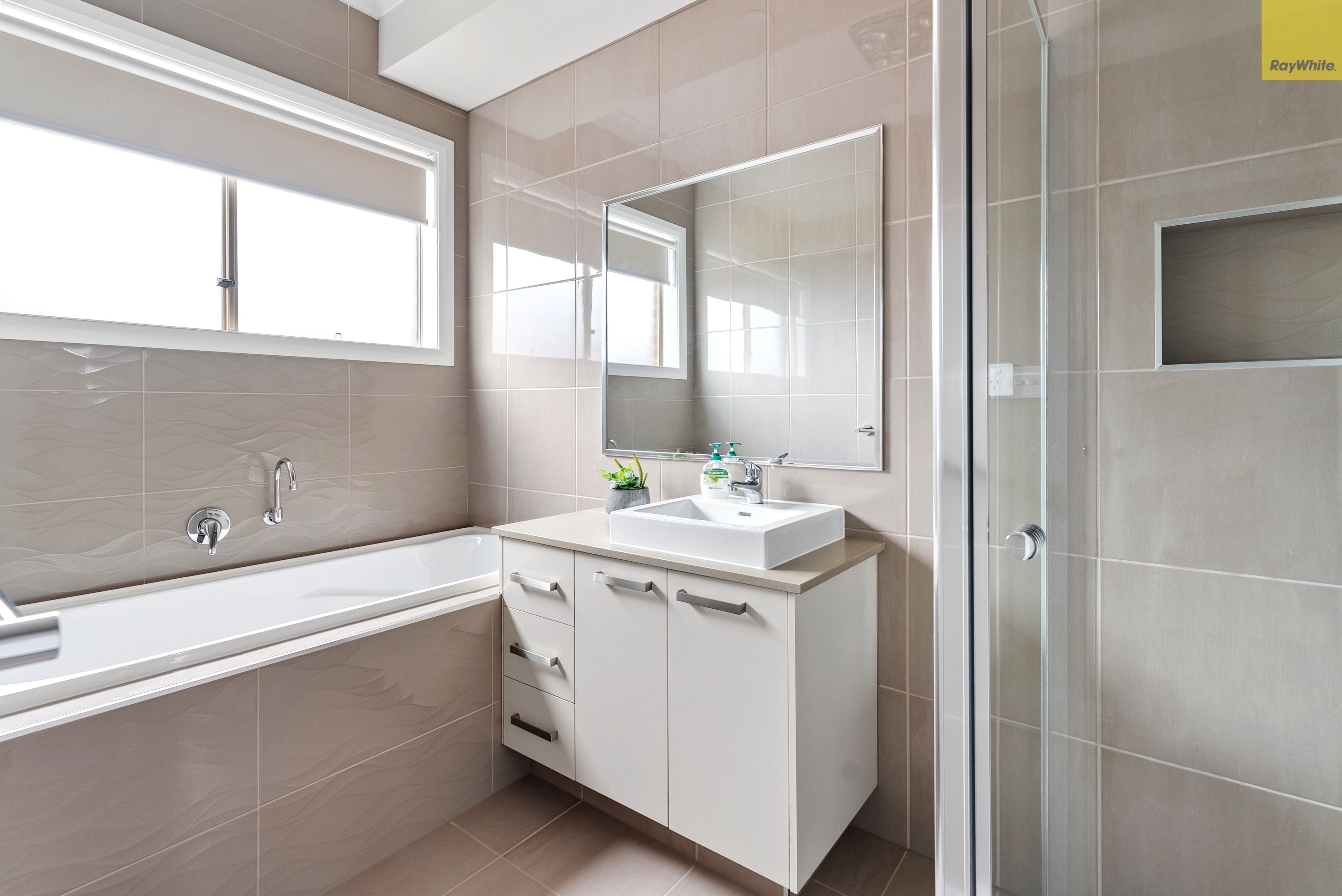 6 Coghlan Drive, Bacchus Marsh, VIC 3340 - Leased House - Ray White ...