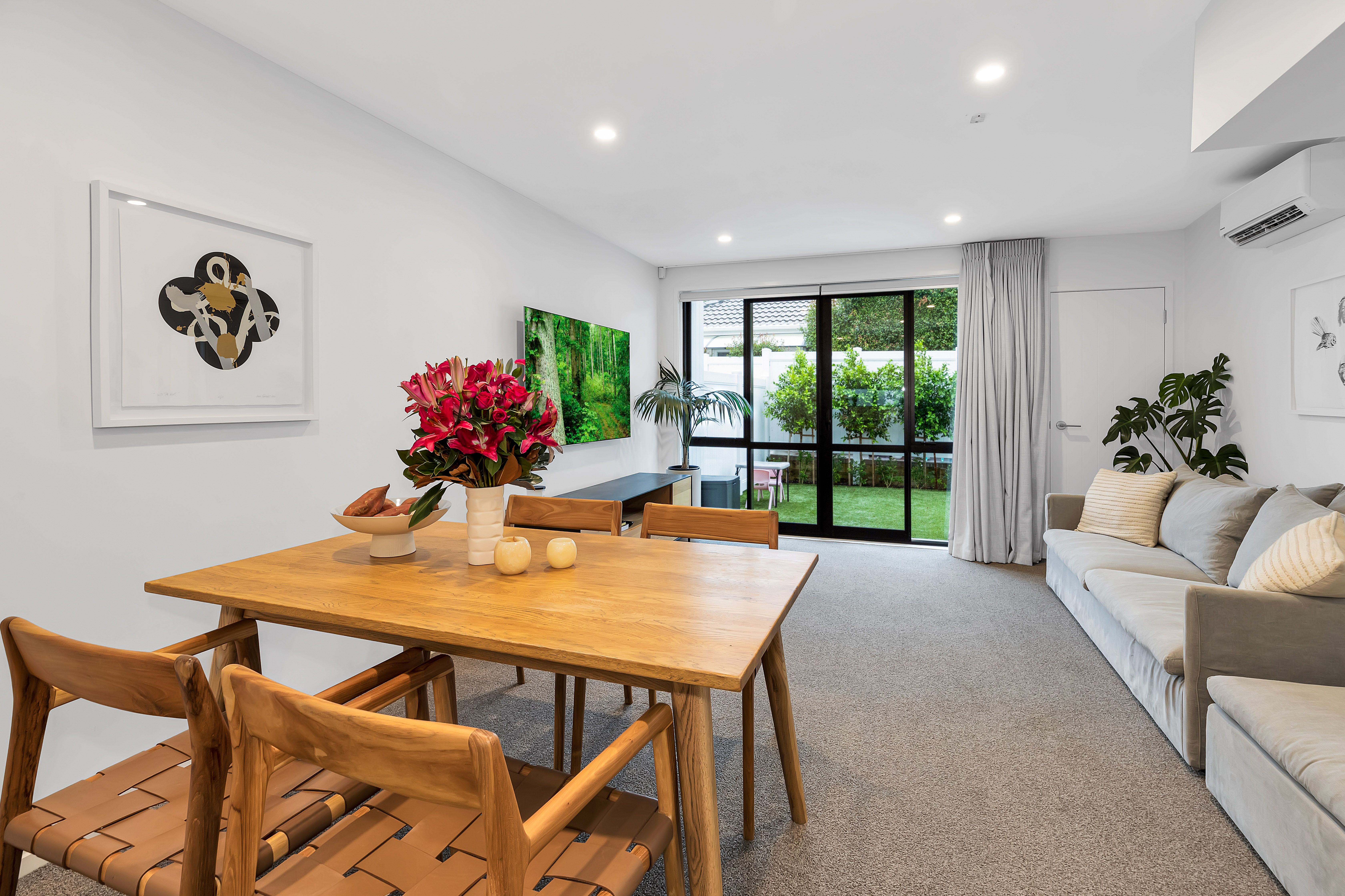 8/26 Moa Road, Point Chevalier, Auckland City 1022 - Leased House - Ray ...