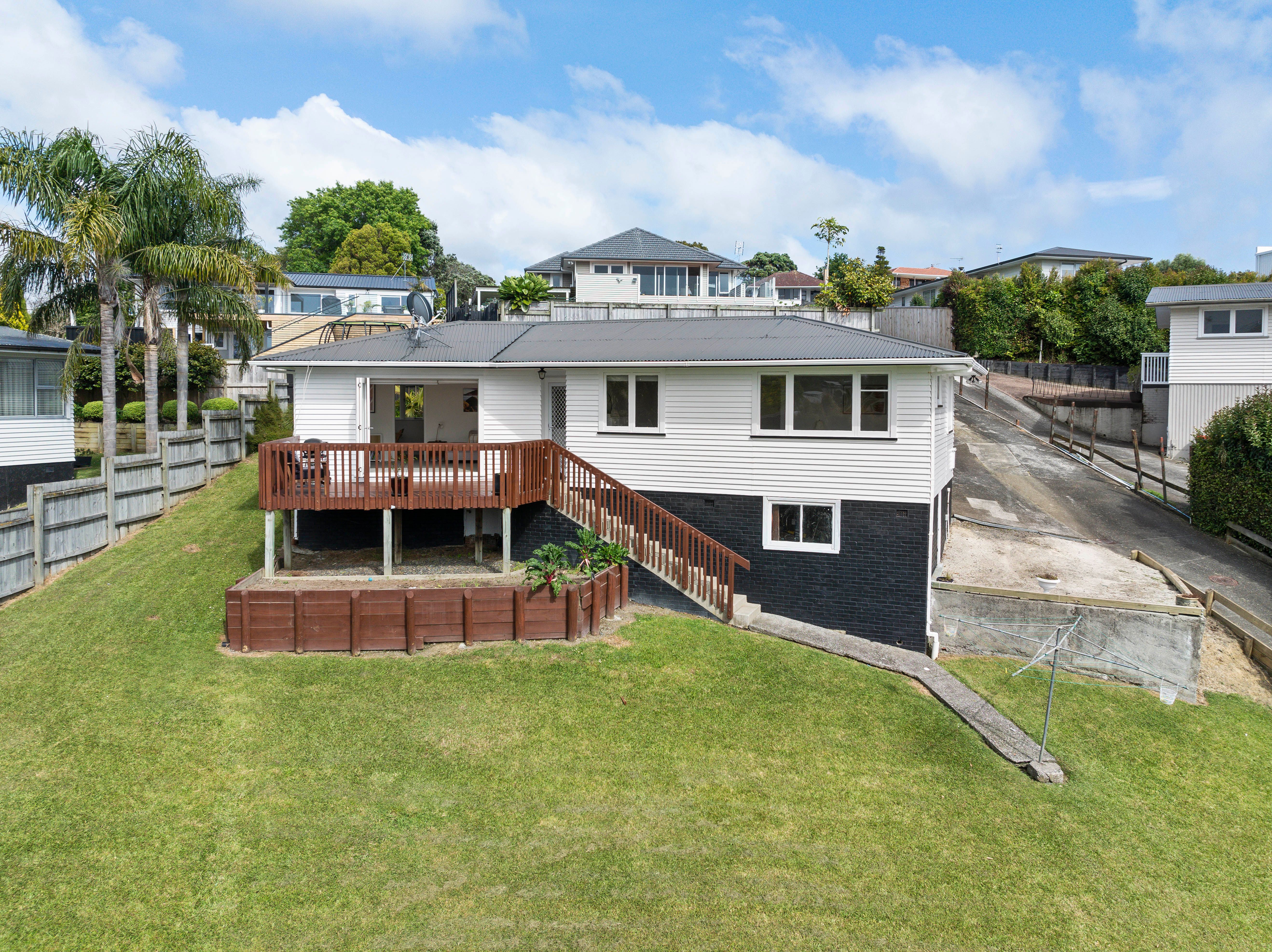 76 Alexander Street, Cockle Bay, Manukau City 2014 - Sold House - Ray ...