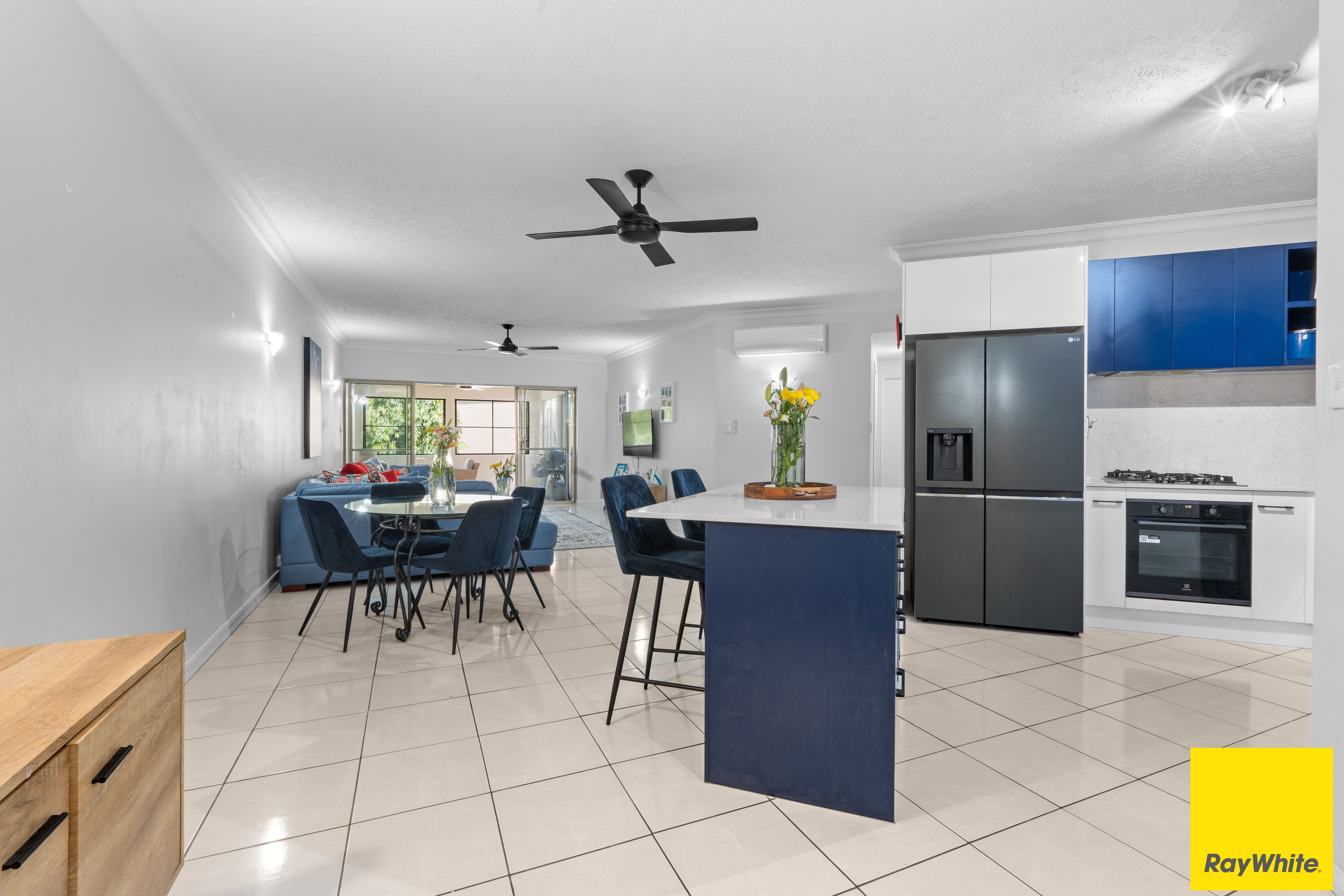 1721/2-10 Greenslopes Street, Cairns North, QLD 4870 - Sold Apartment ...