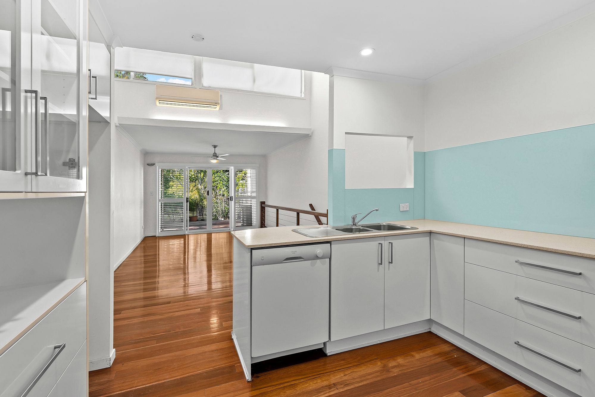 19/95 Strickland Terrace, Graceville, QLD 4075 - Sold Townhouse - Ray ...