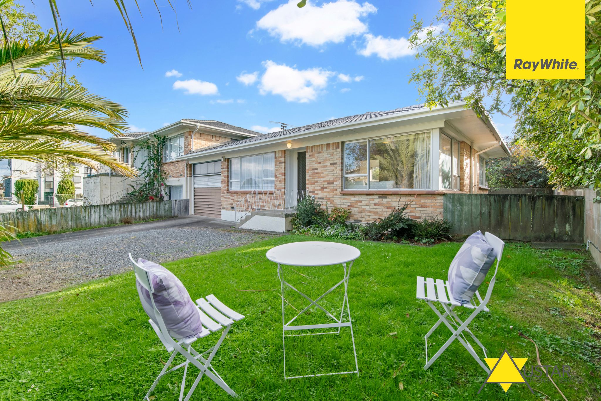2a Ravenwood Drive, Forrest Hill, – Home For Rent • Ray White New Zealand