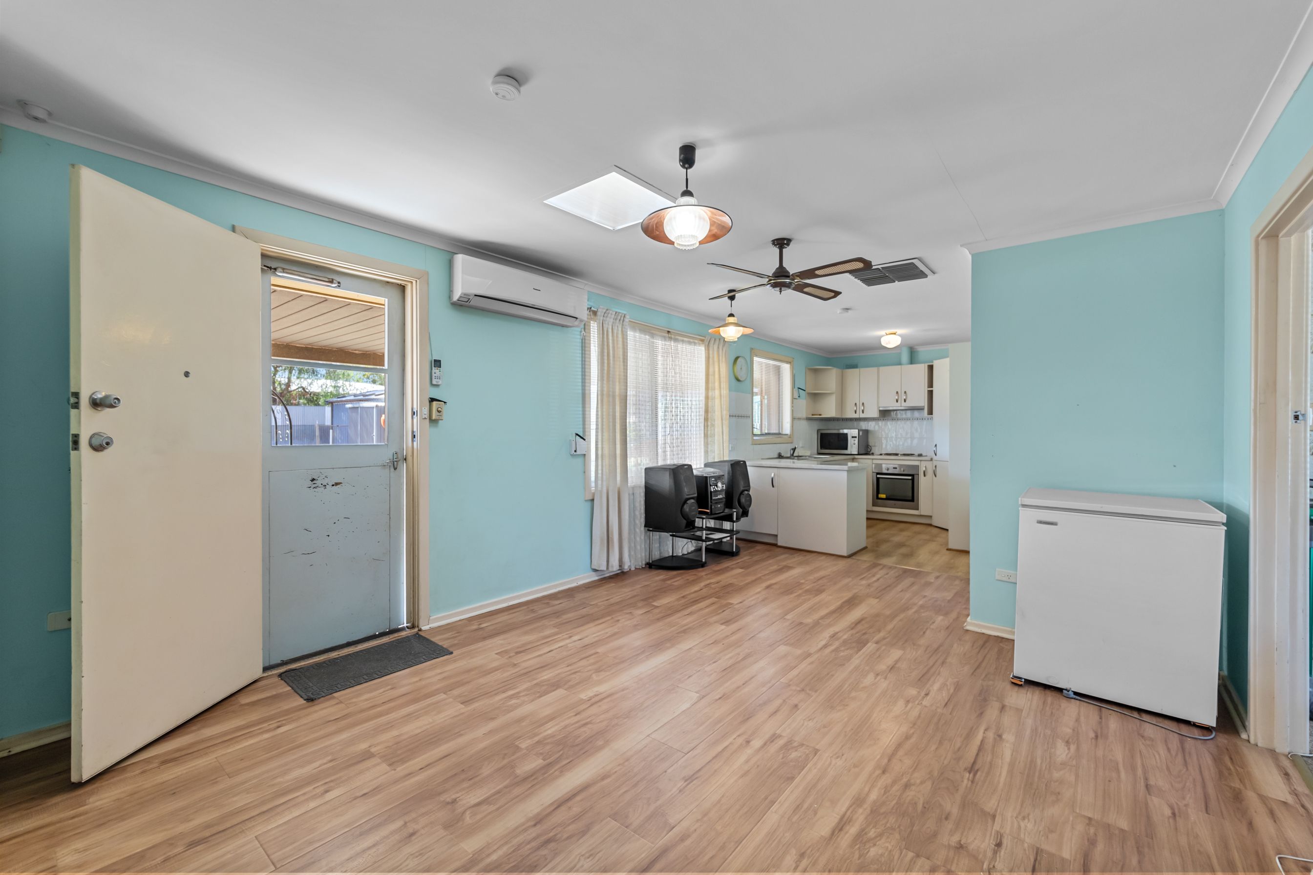 262 Midway Road, Elizabeth Downs, SA 5113 - Sold House - Ray White ...