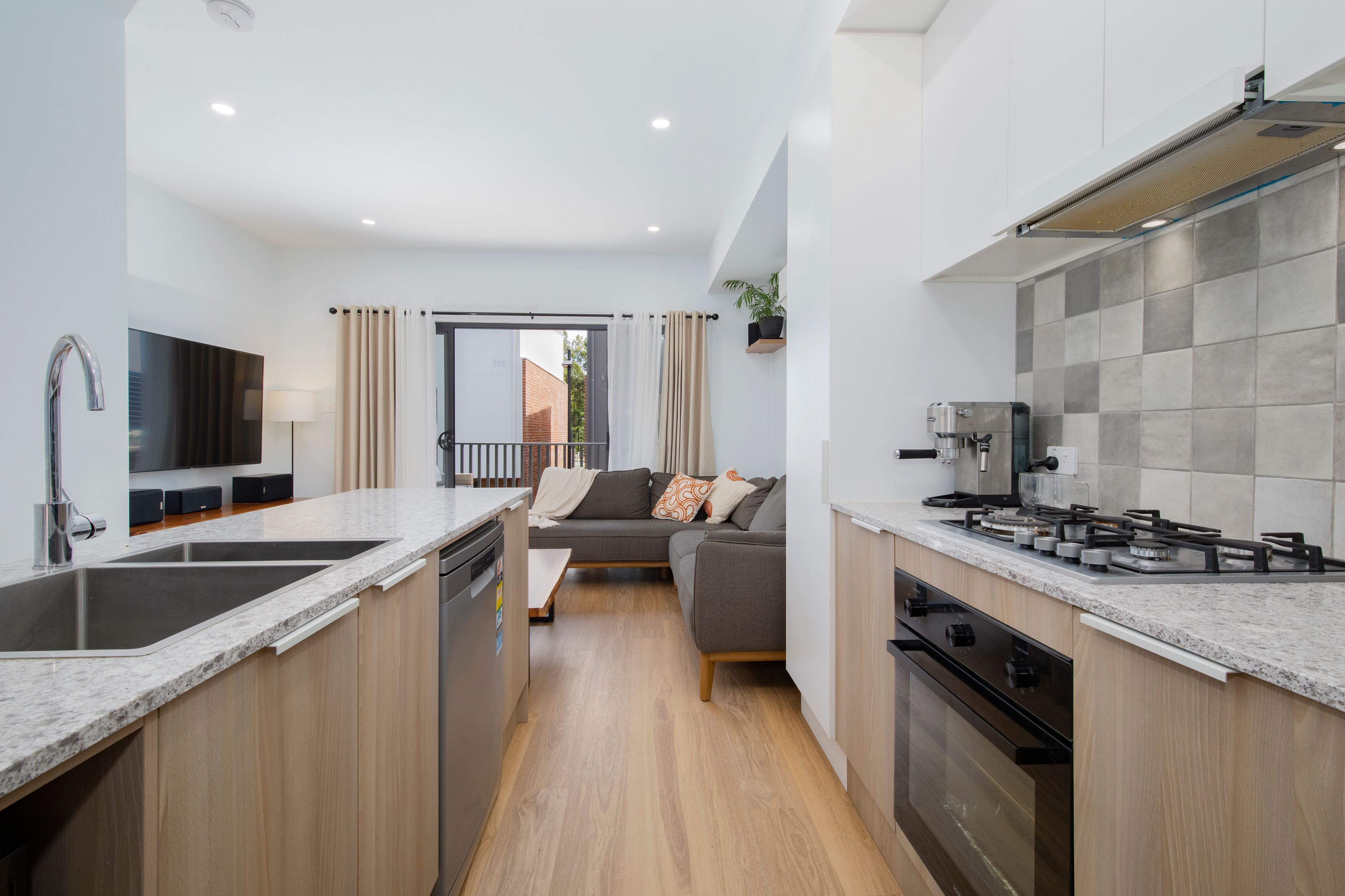 5/16 Livistonia Circuit, Waratah West, NSW 2298 - Sold Townhouse - Ray ...