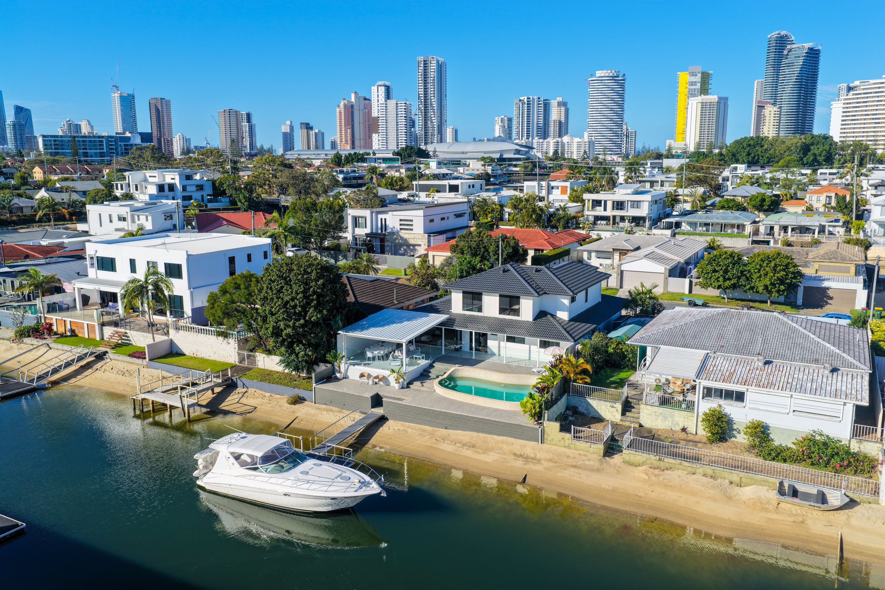 5 Winterhaven Key, Broadbeach Waters, QLD 4218 - Sold House - Ray White ...