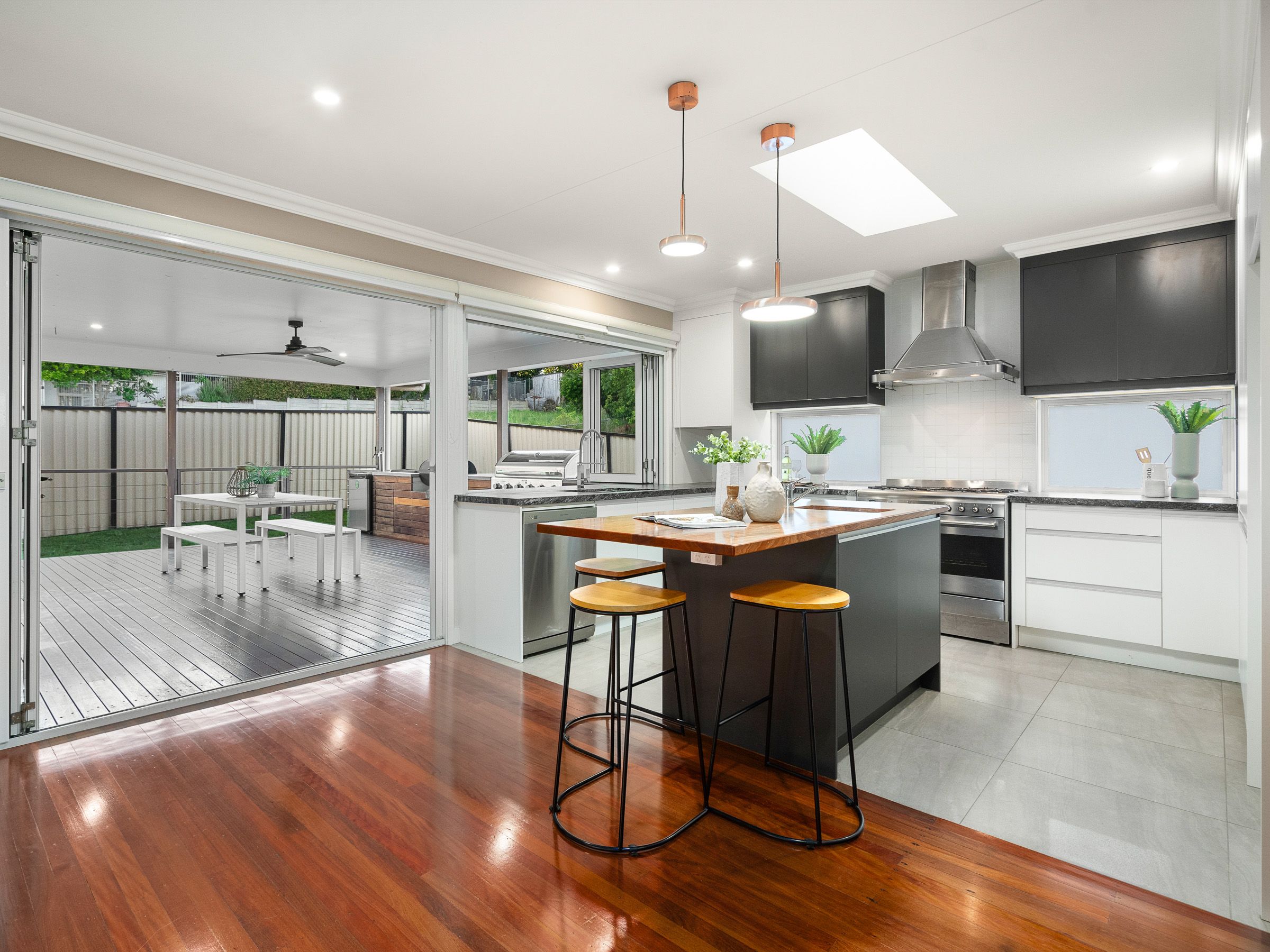 7 Dowrie Street, Upper Mount Gravatt, QLD 4122 - Sold House - Ray White ...