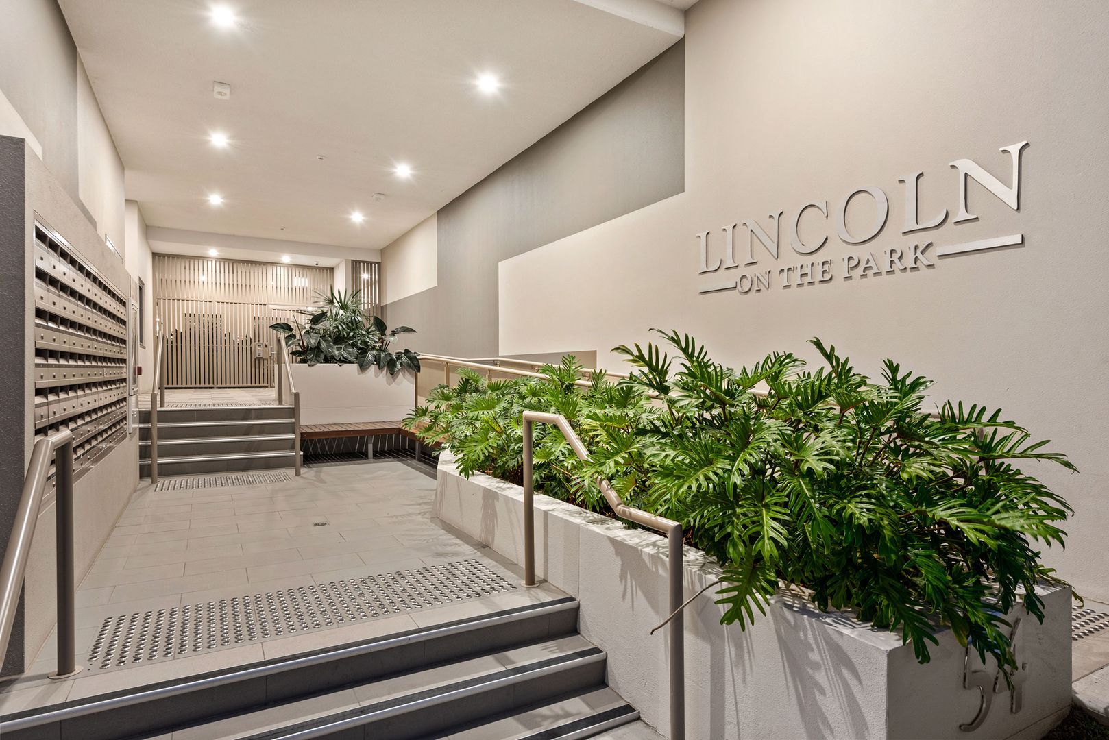 308/54 Lincoln Street, Stones Corner, QLD 4120 - Leased Apartment - Ray ...