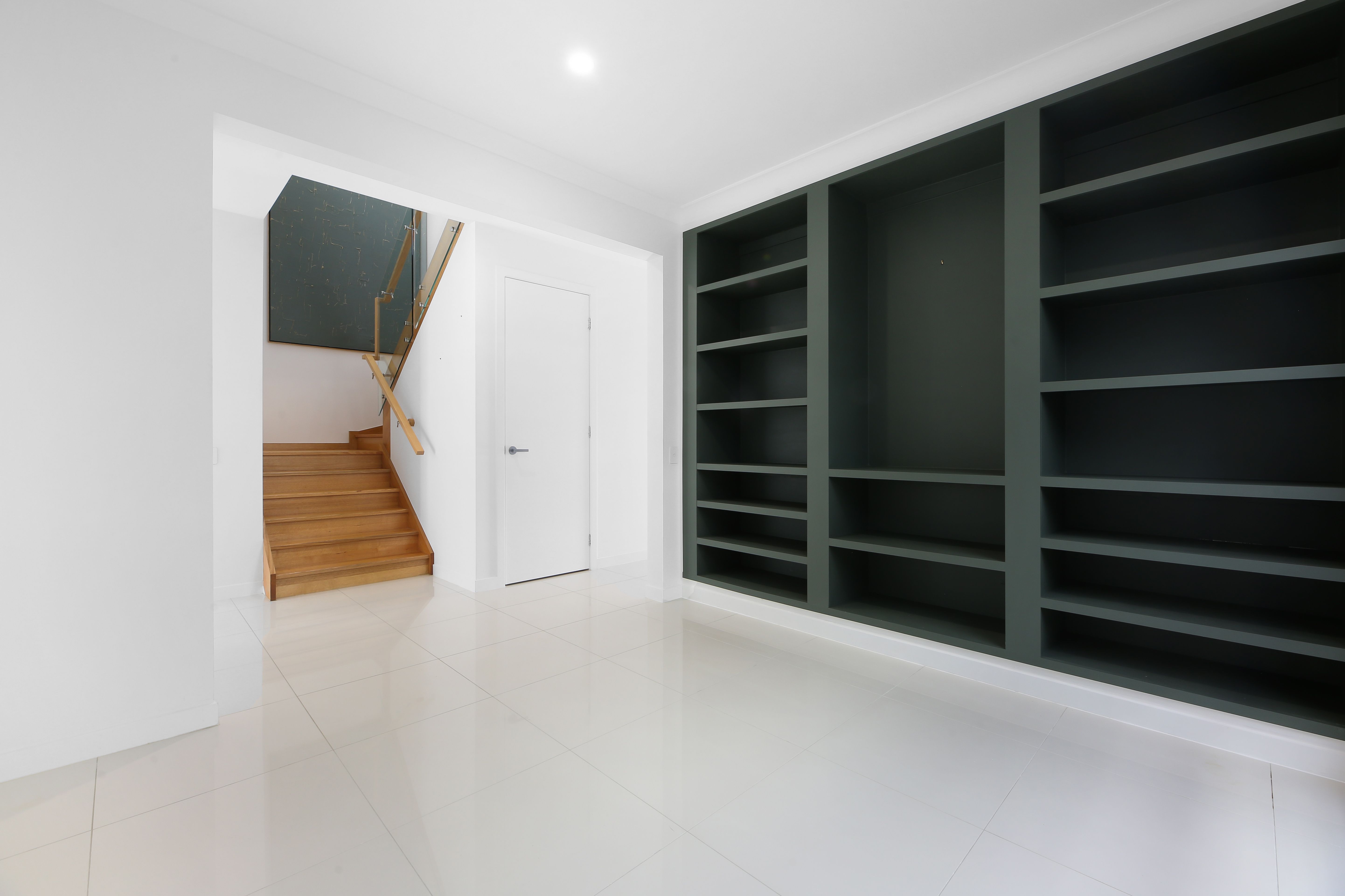 8 Santa Monica Boulevard, Hope Island, QLD 4212 - Leased House - Ray ...