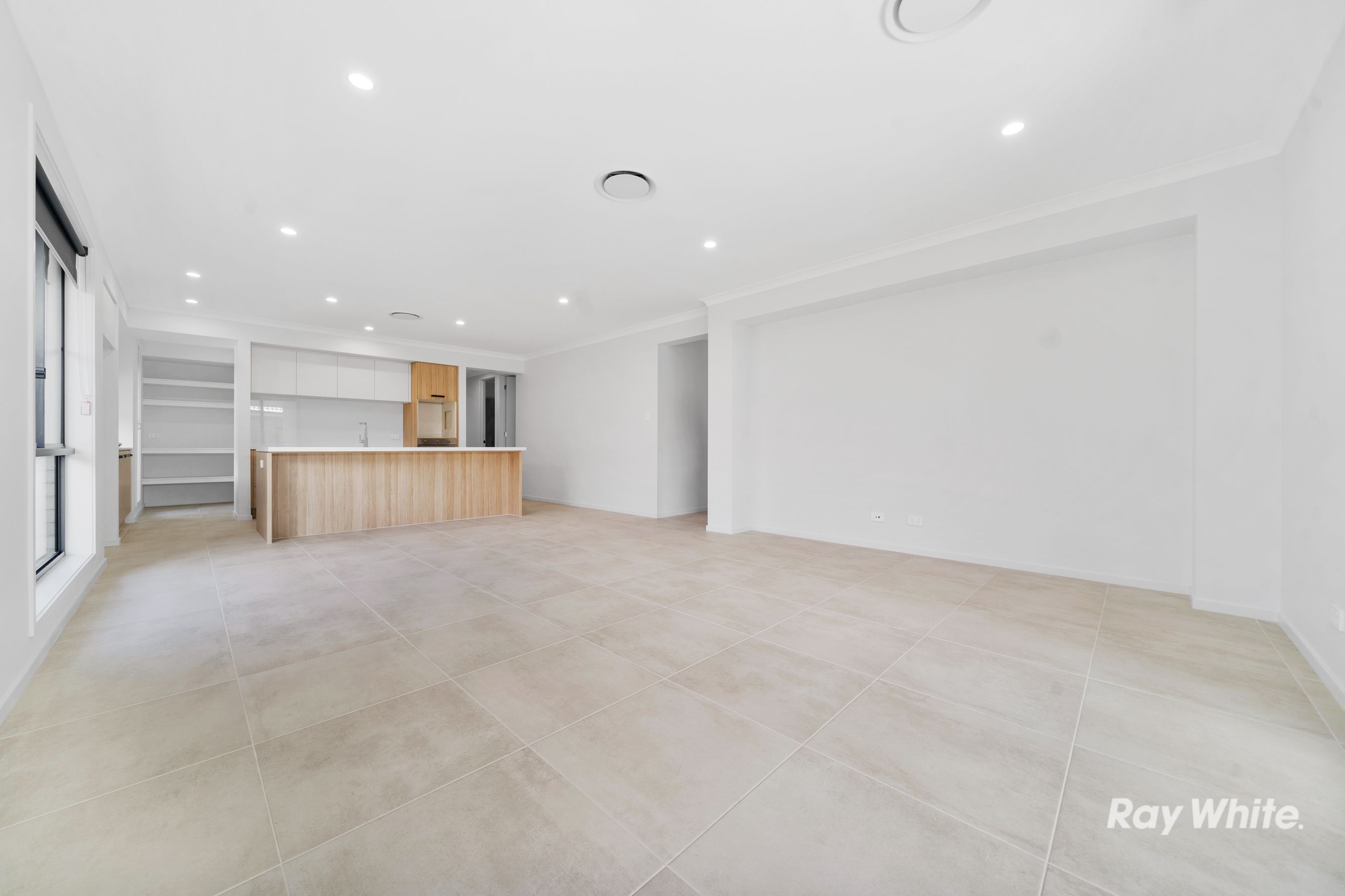 8 Horizon Street, Ripley, QLD 4306 - House for Rent - Ray White ...