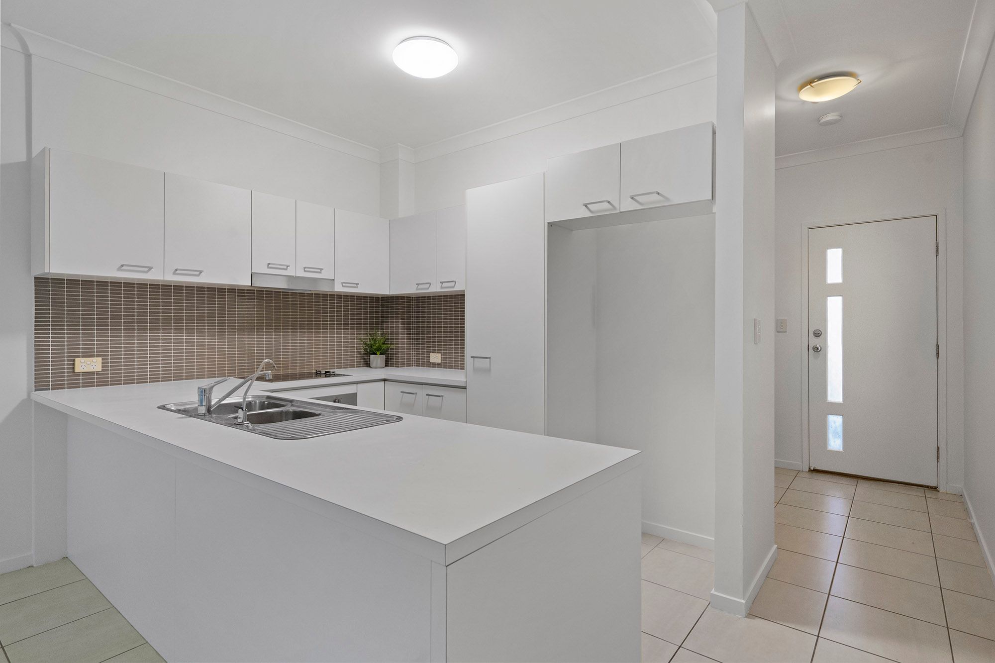 22/1 Cascade Drive, Underwood, QLD 4119 - Sold Townhouse - Ray White ...