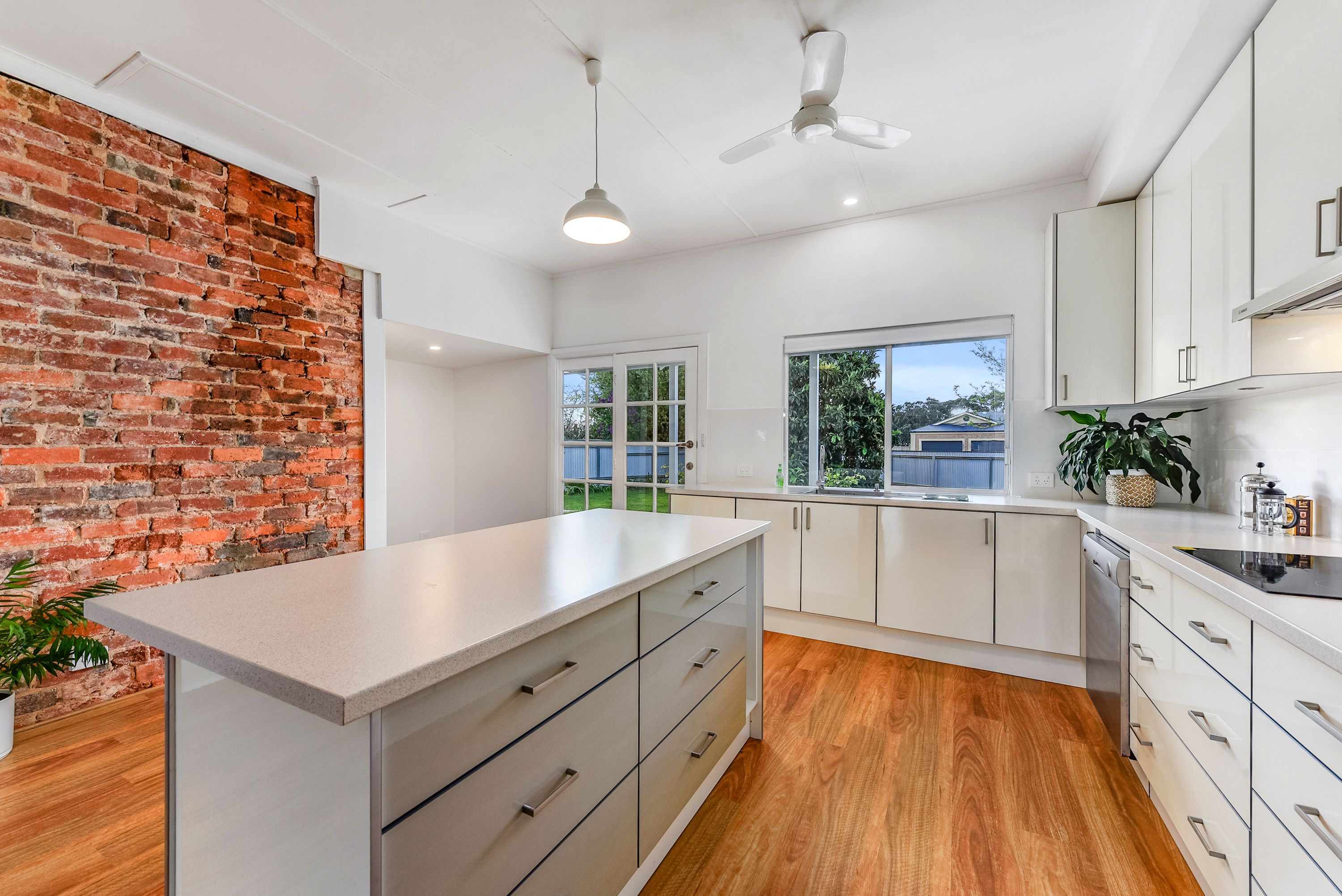 49 Venn Avenue via Thomas Court, Bordertown, SA 5268 - Sold House - Ray ...