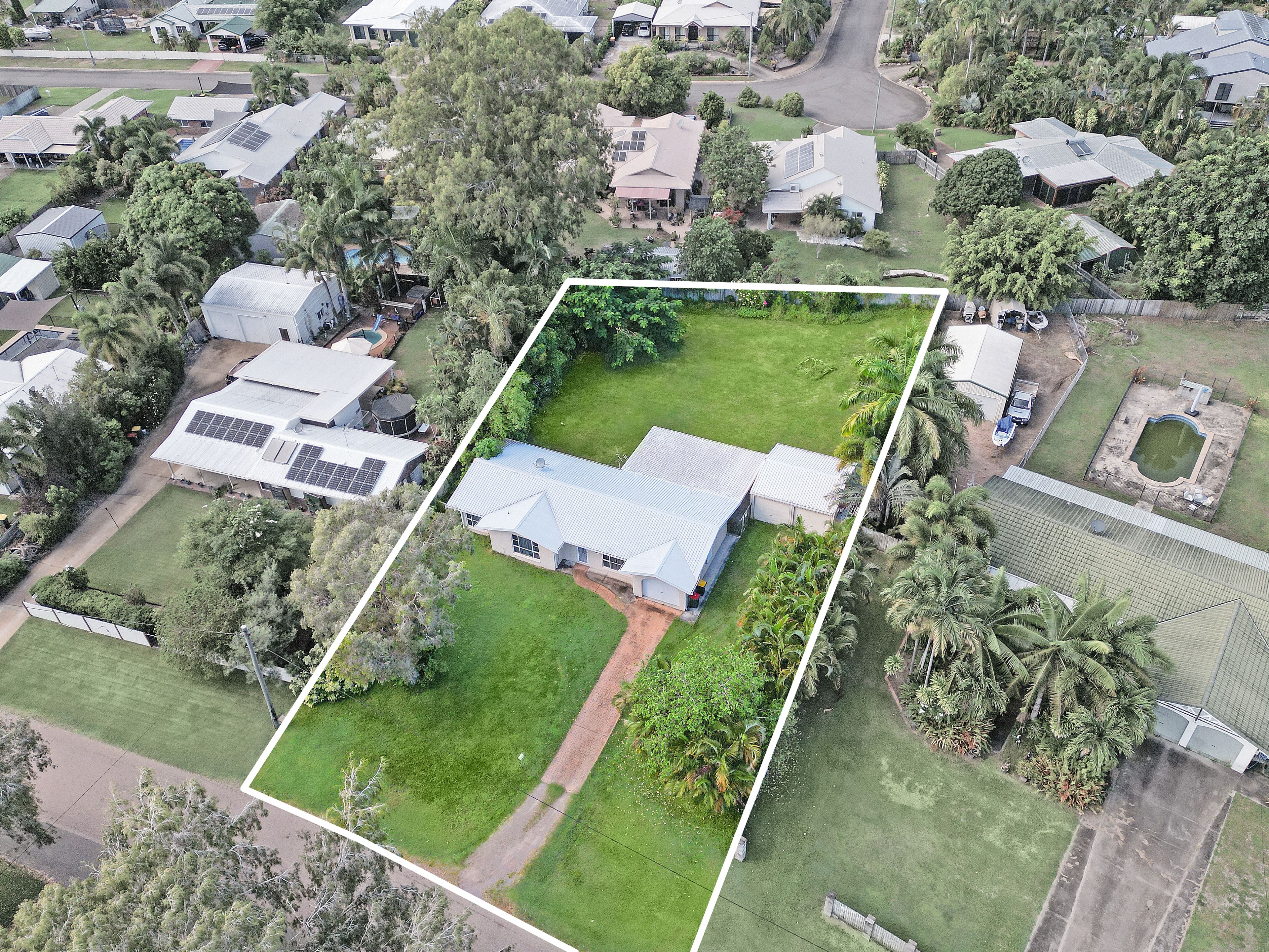 9 Mostyn Crescent, Bushland Beach, QLD 4818 - Sold House - Ray White ...