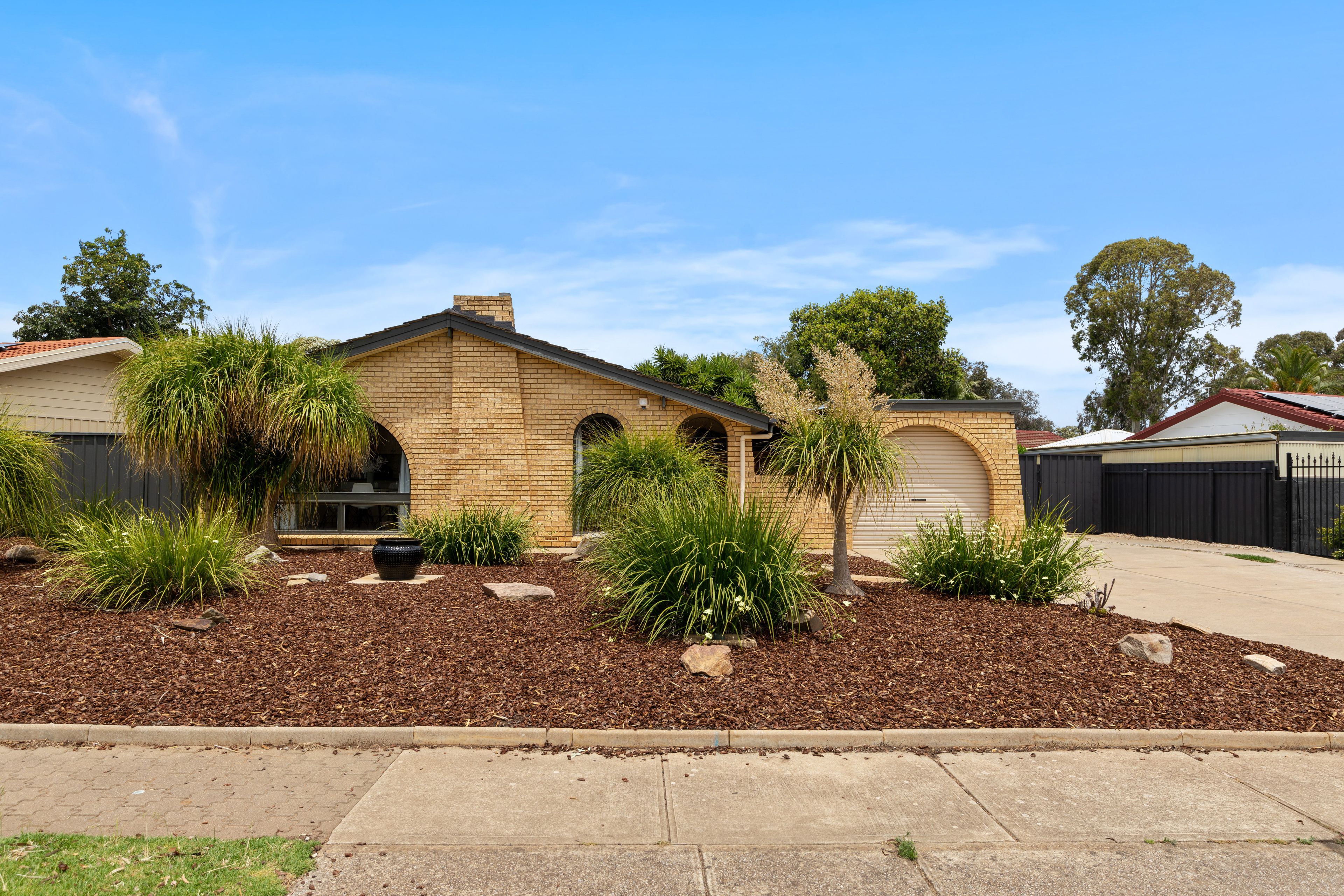 33 Target Hill Road, Salisbury Heights, SA 5109 - Sold House - Ray ...