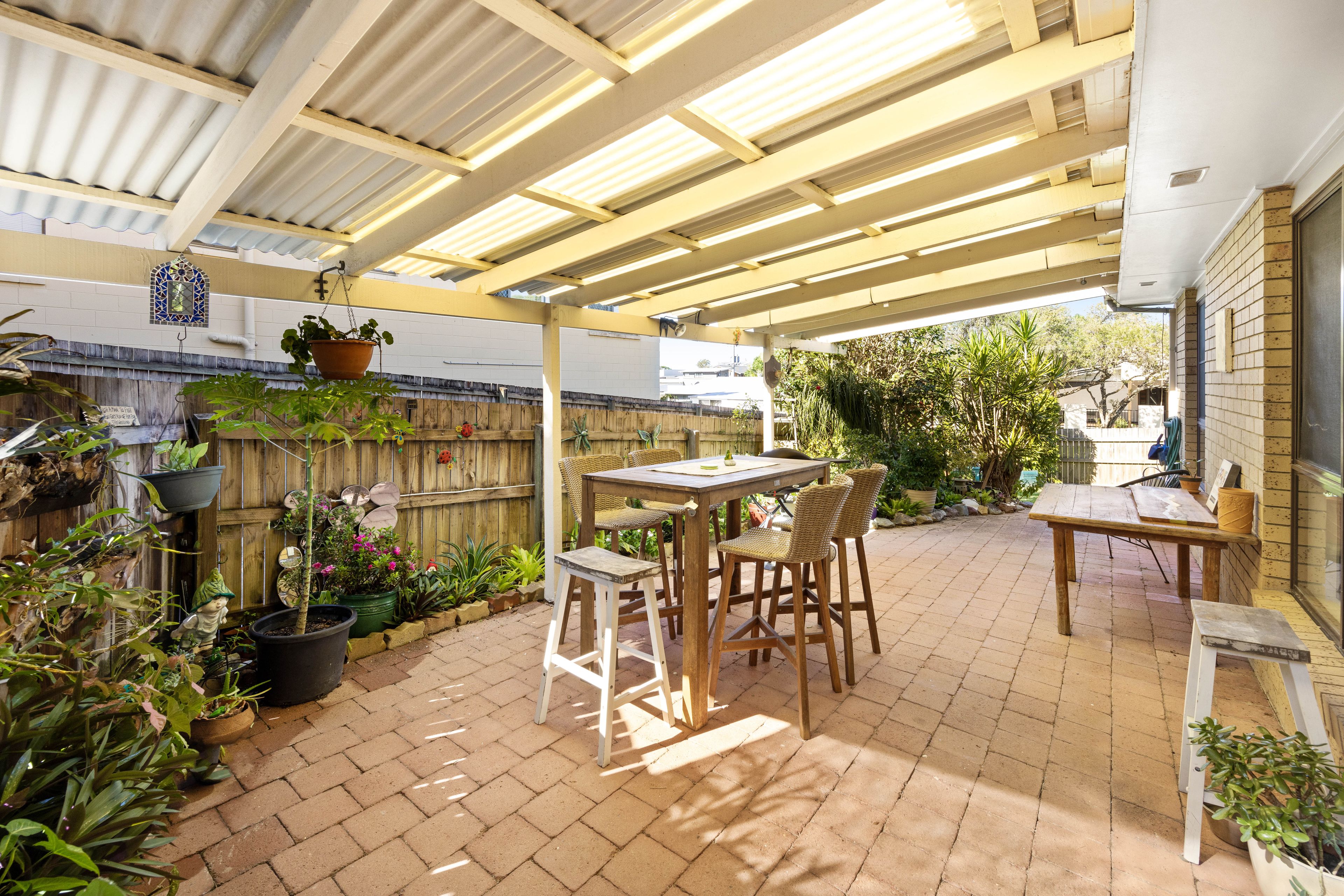 Unit 1/13 Justin Court, Moffat Beach, QLD 4551 - Leased Unit - Ray ...