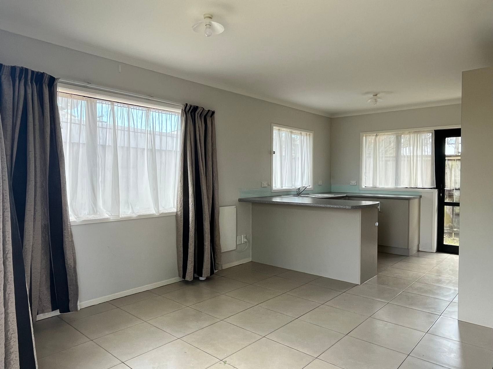 3/2 Swan Crescent, Pakuranga, Manukau City 2010 - Leased House - Ray ...