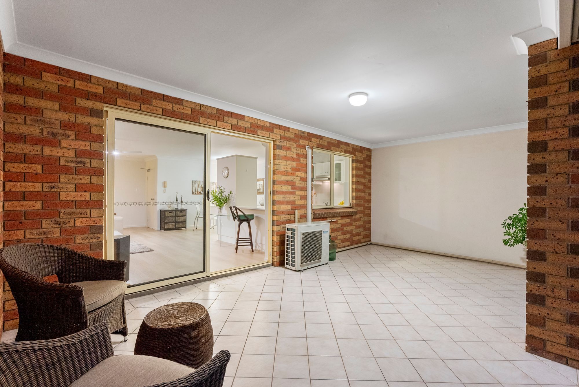8/37 Crump Street, Holland Park West, QLD 4121 - Sold Apartment - Ray ...
