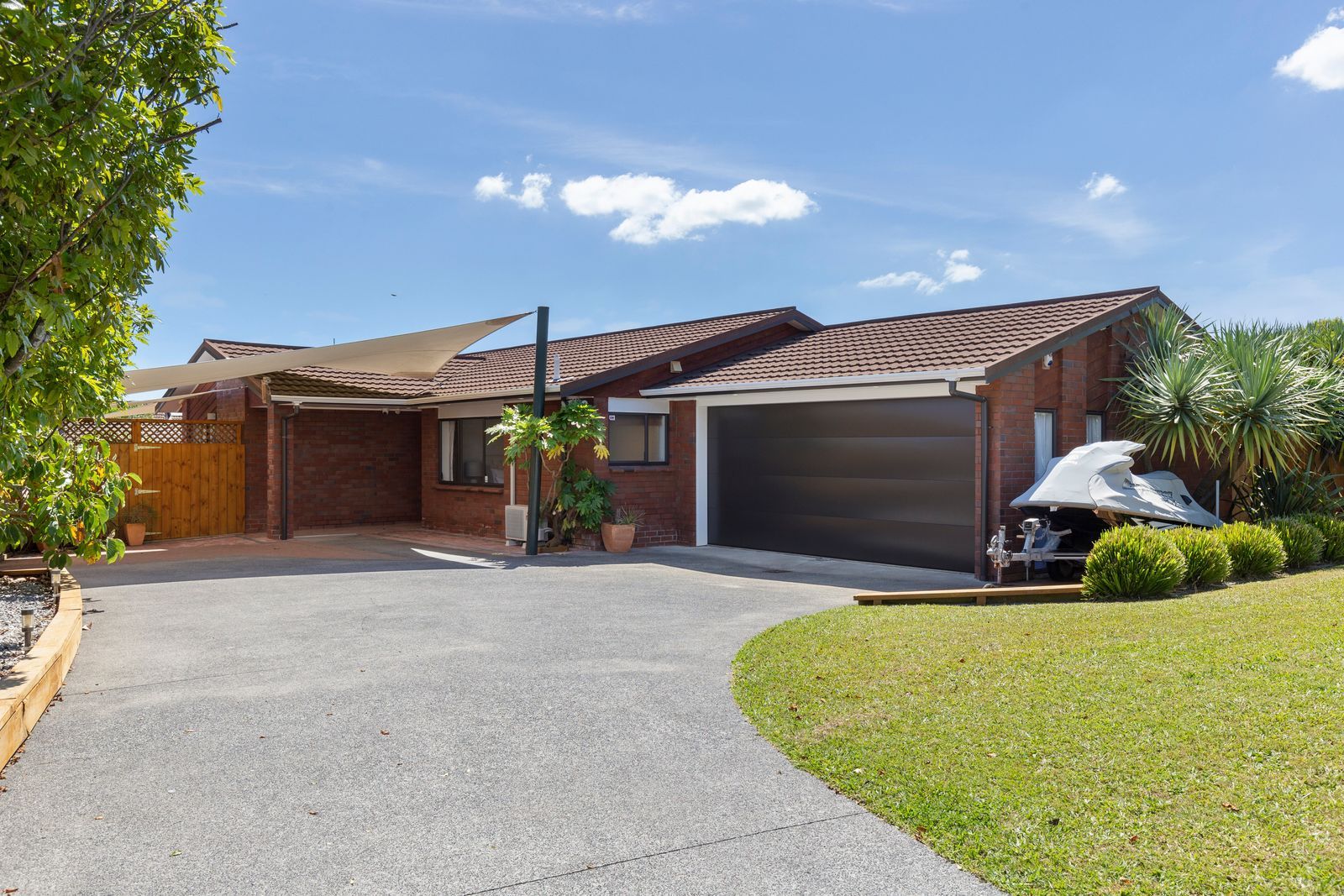 10 Eastridge Court, Northpark, Manukau City 2014 - Leased House - Ray ...