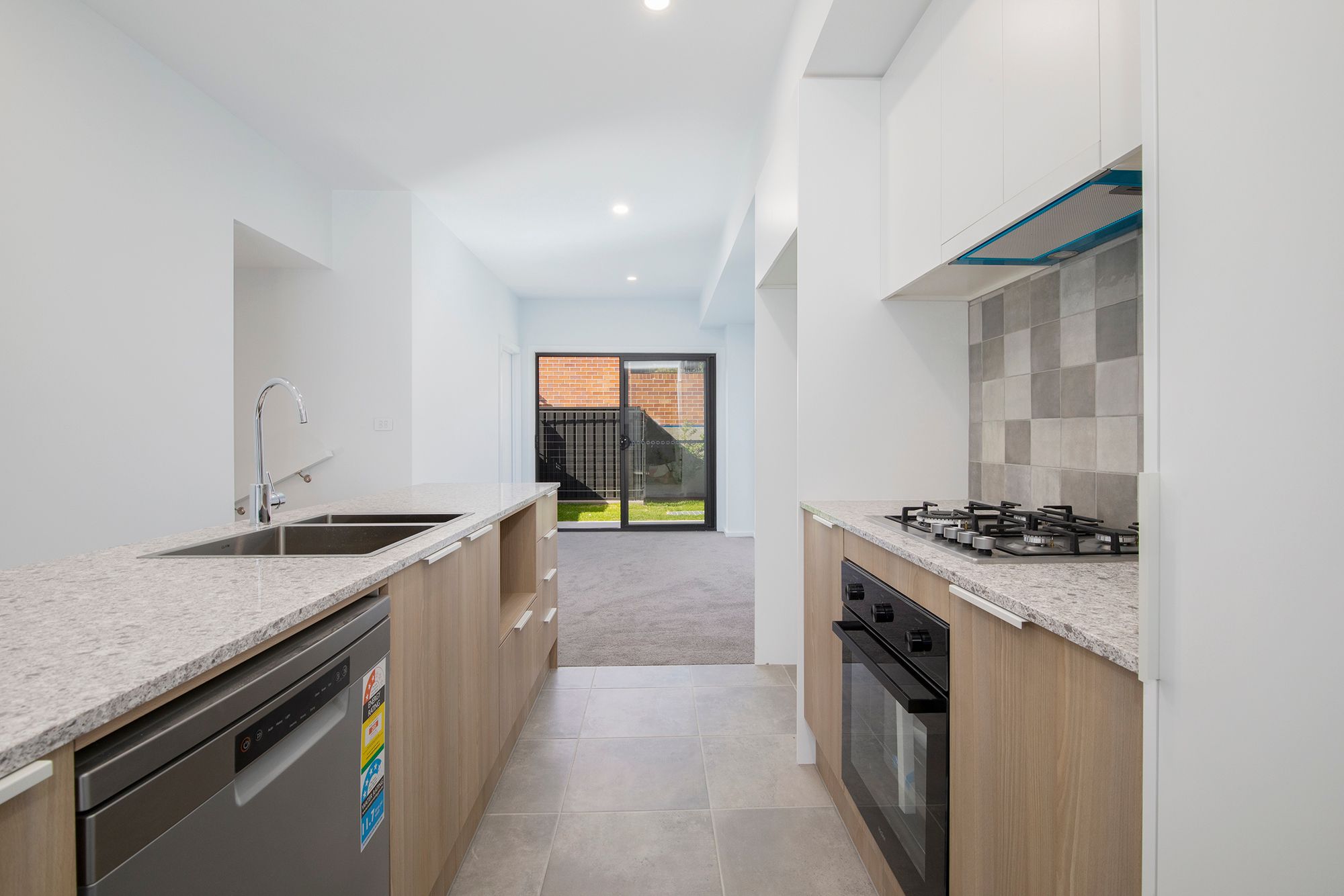 6/16 Livistonia Circuit, Waratah West, NSW 2298 - Leased Townhouse ...
