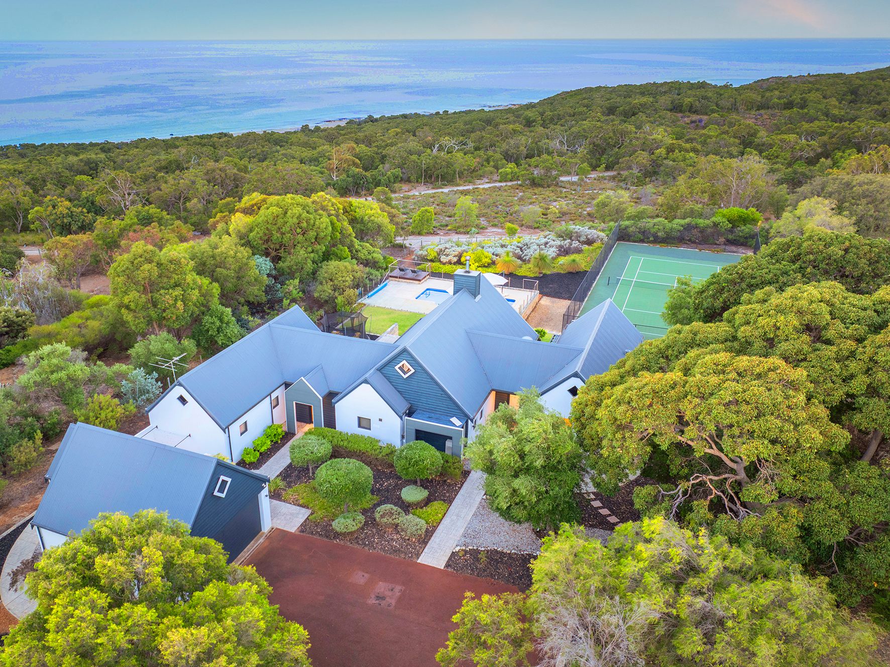 6 Wedgetail View, Eagle Bay, WA 6281 - House for Sale - Ray White ...