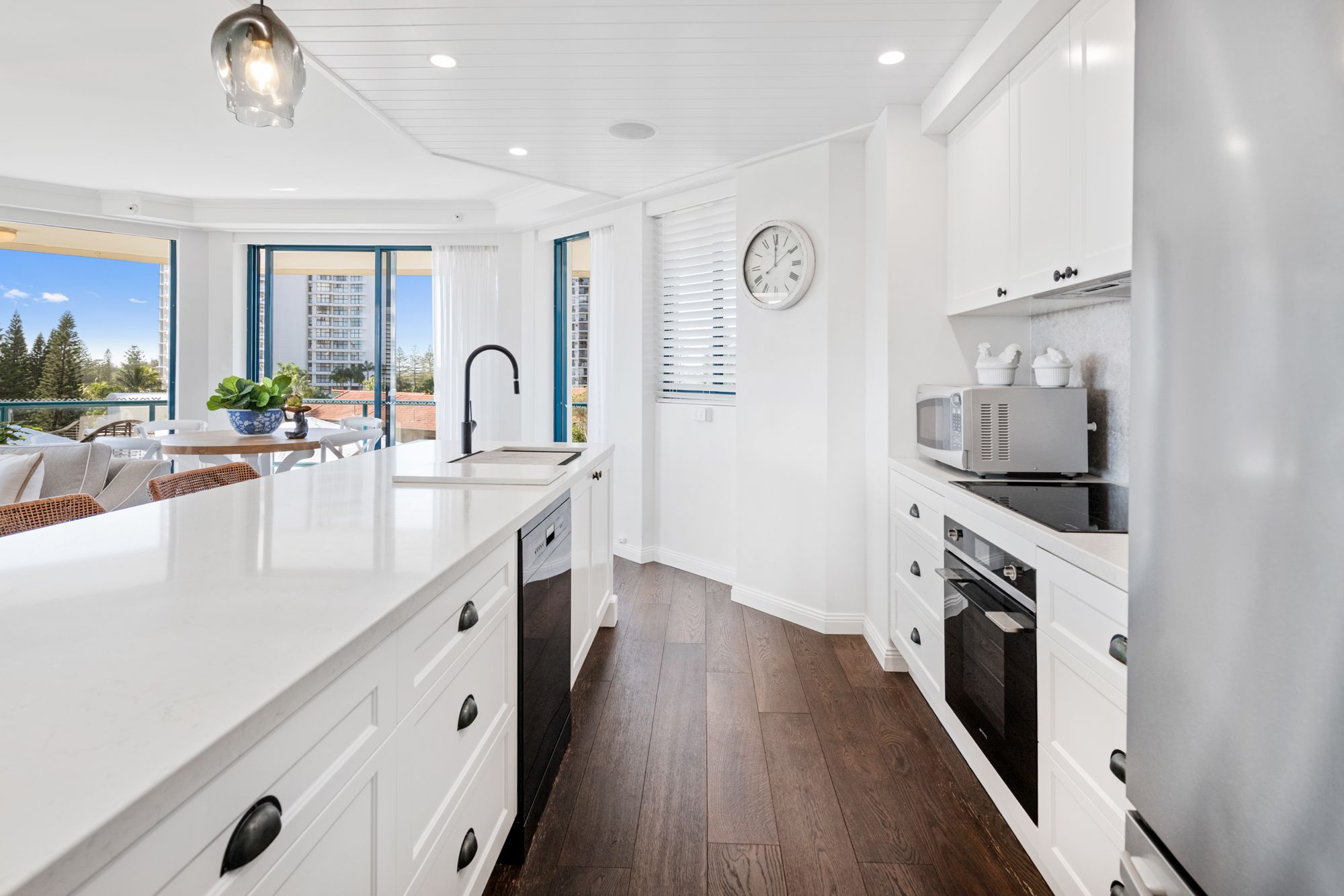 17/22 Montgomery Avenue, Main Beach, QLD 4217 - Sold Apartment - Ray ...