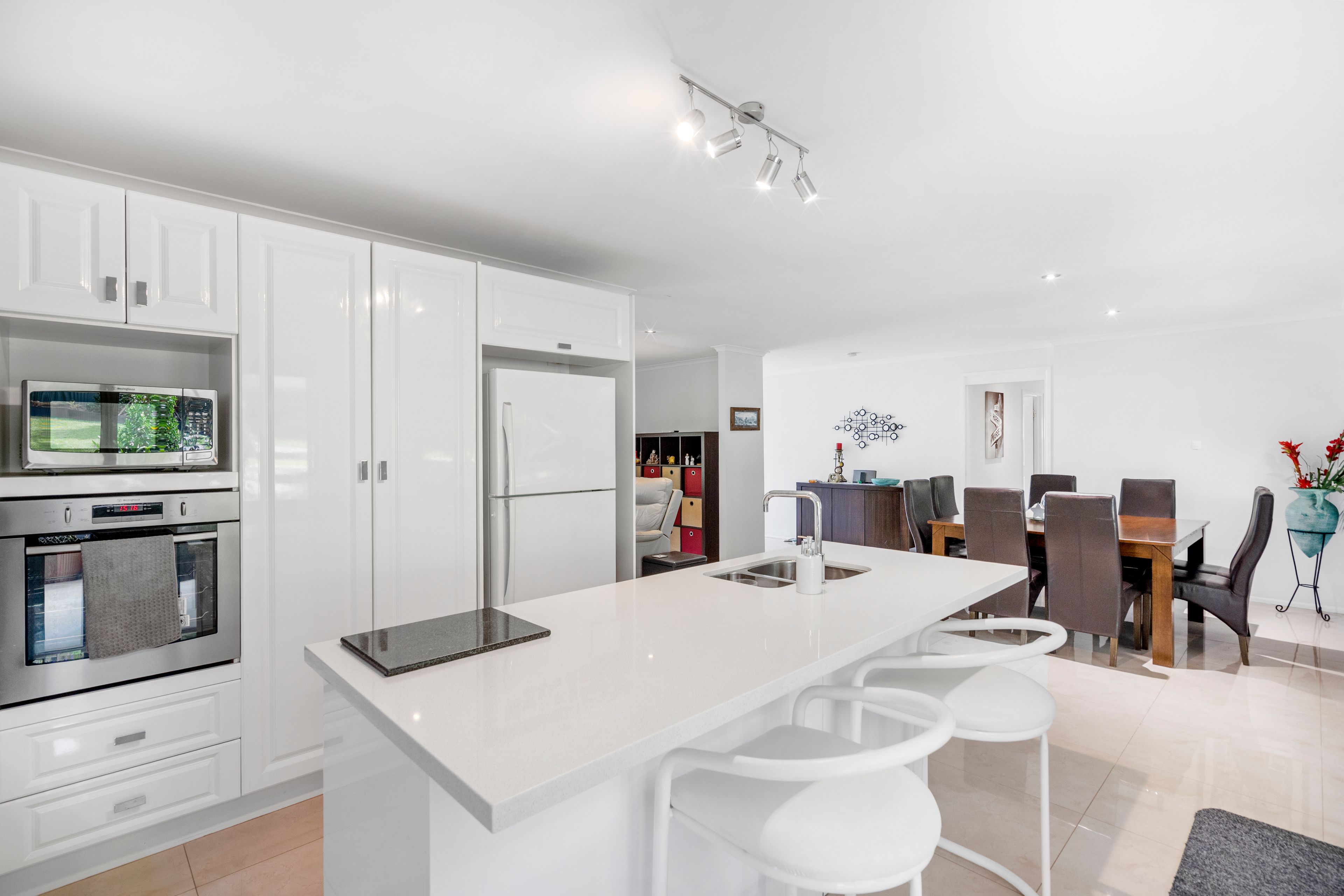 71 Renfrew Drive, Highland Park, QLD 4211 - House for Sale - Ray White ...