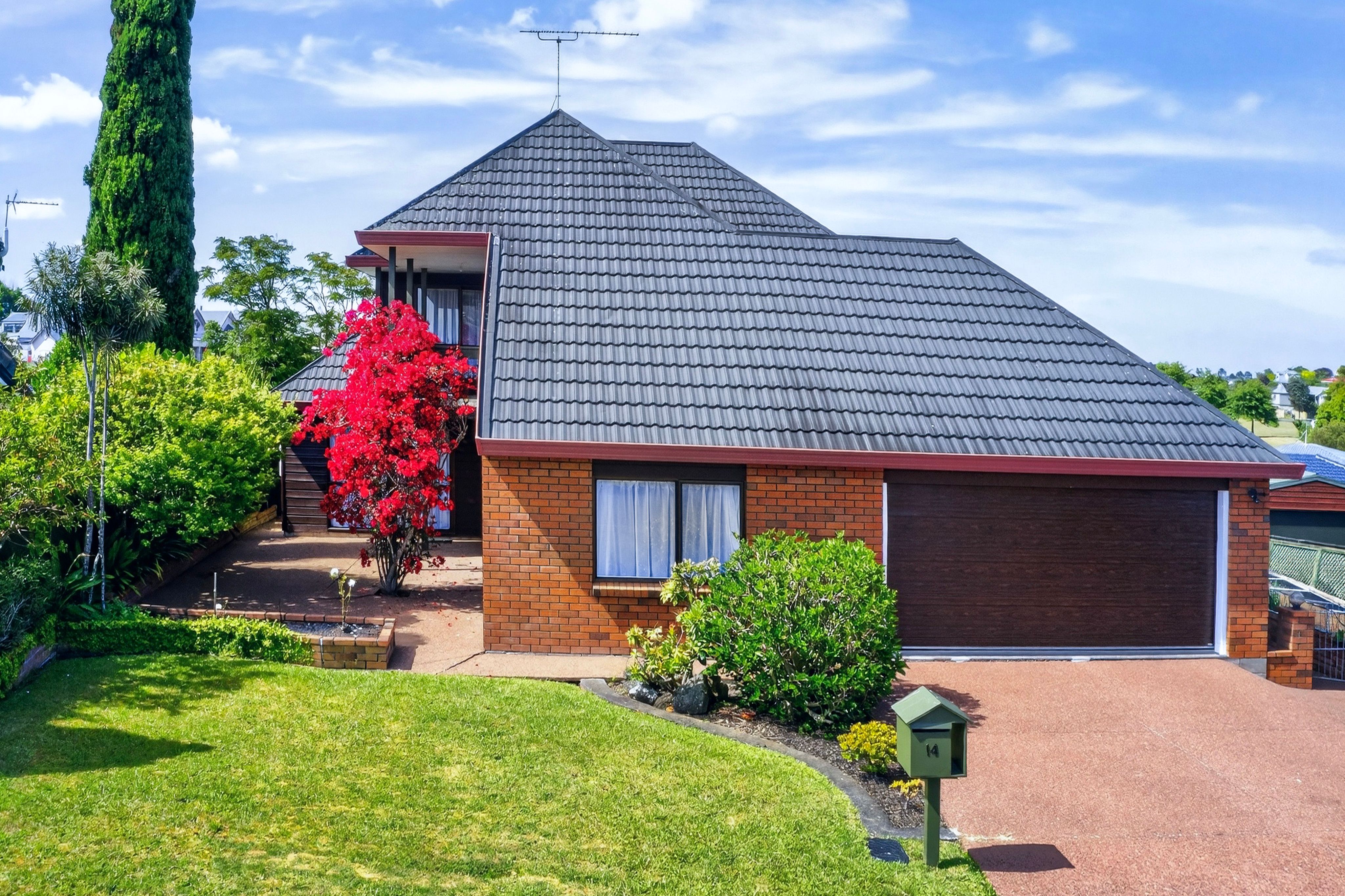 14 Channing Crescent, Botany Downs, Manukau City 2014 - Sold House ...