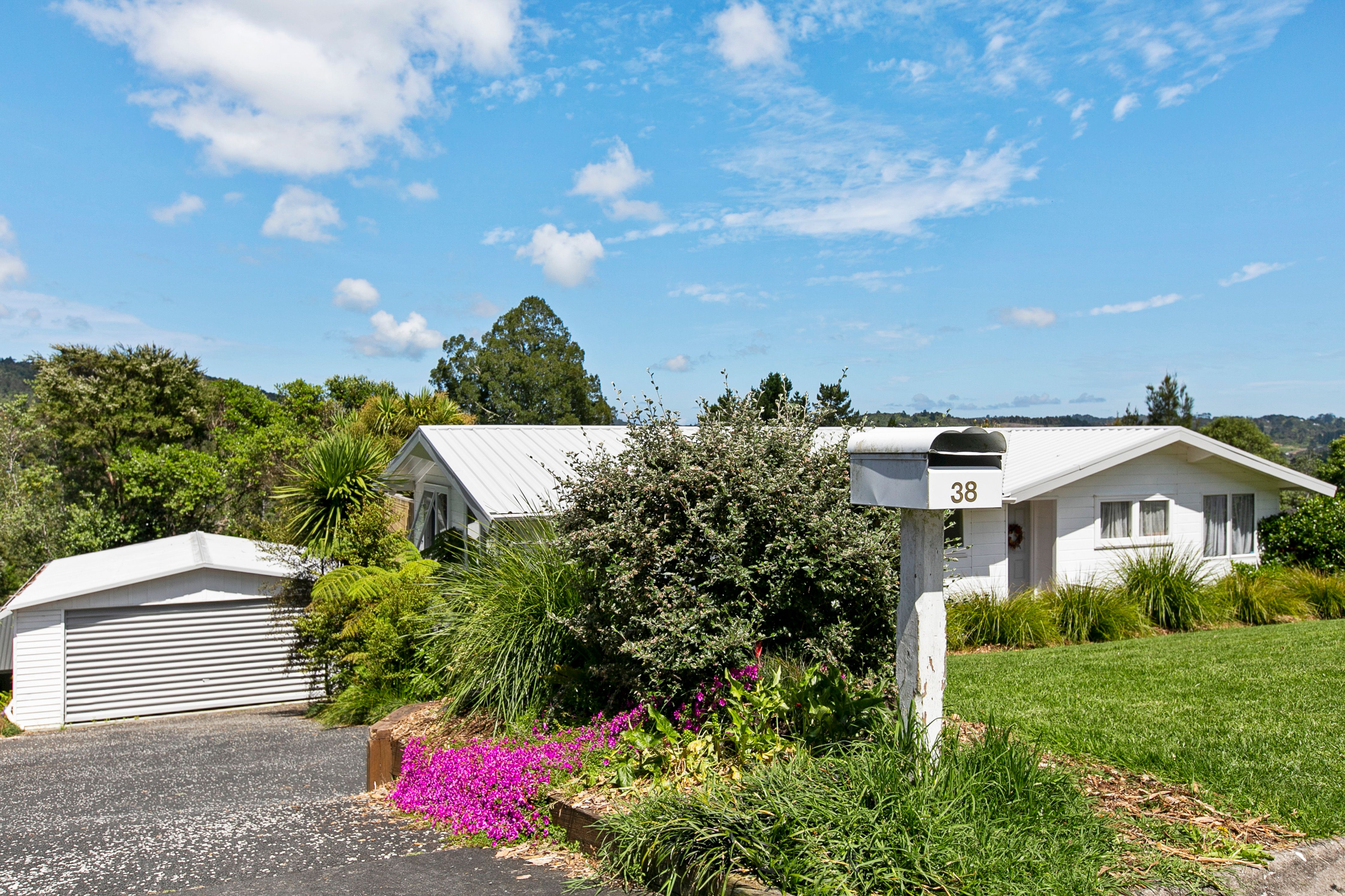 38 Puketaha Road, Swanson, Waitakere City 0612 - Sold House - Ray White ...