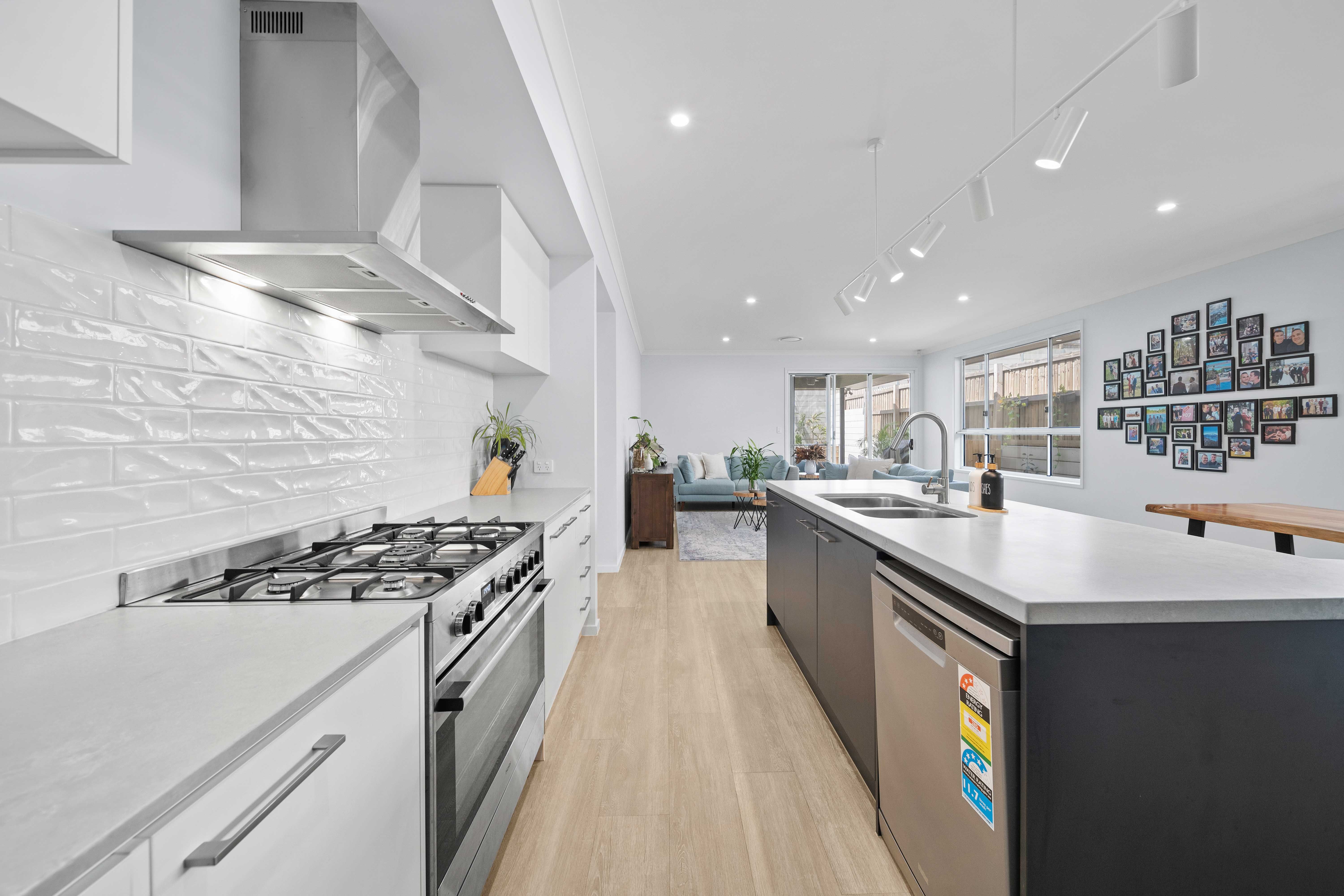 15 Lillypilly Street, Bahrs Scrub, QLD 4207 - Sold House - Ray White ...