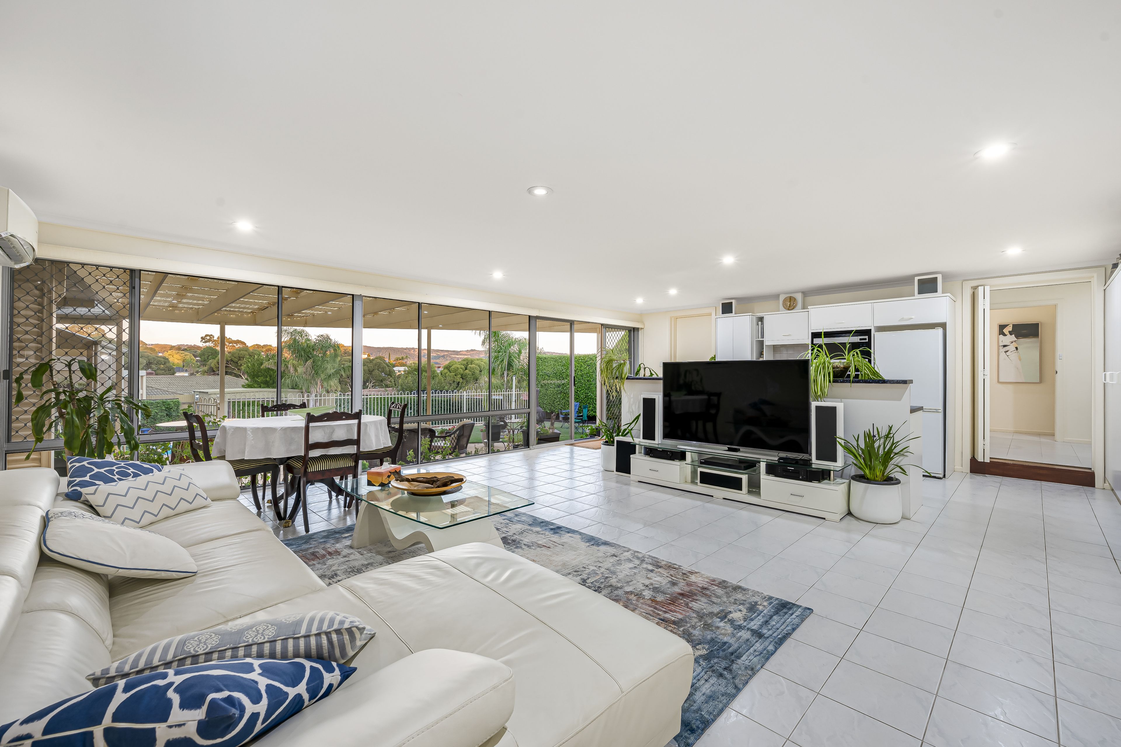 71 Solandra Crescent, Modbury North, SA 5092 - Sold House - Ray White ...