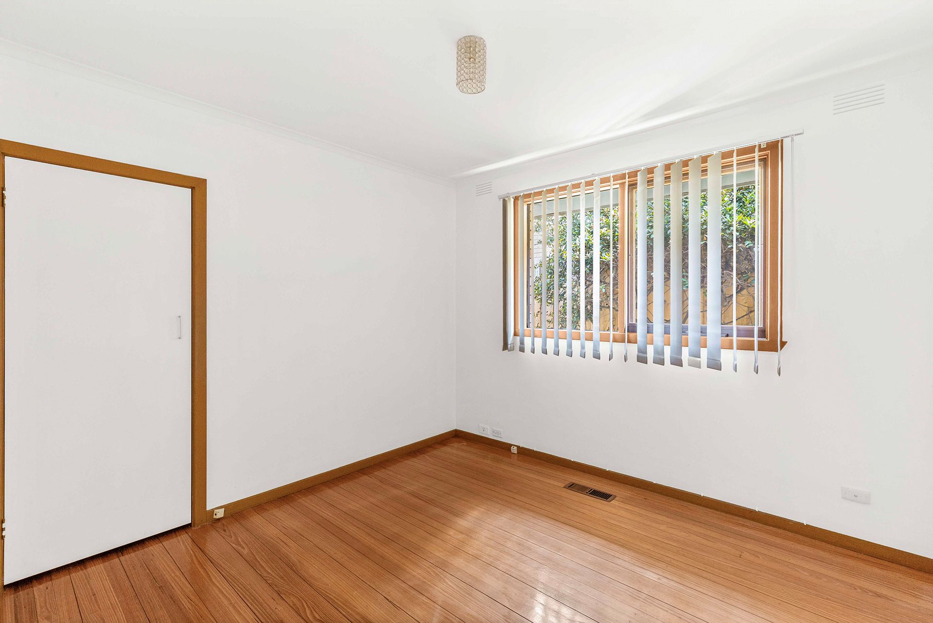 33 Chivers Avenue, Glen Waverley, VIC 3150 - House for Rent - Ray White ...