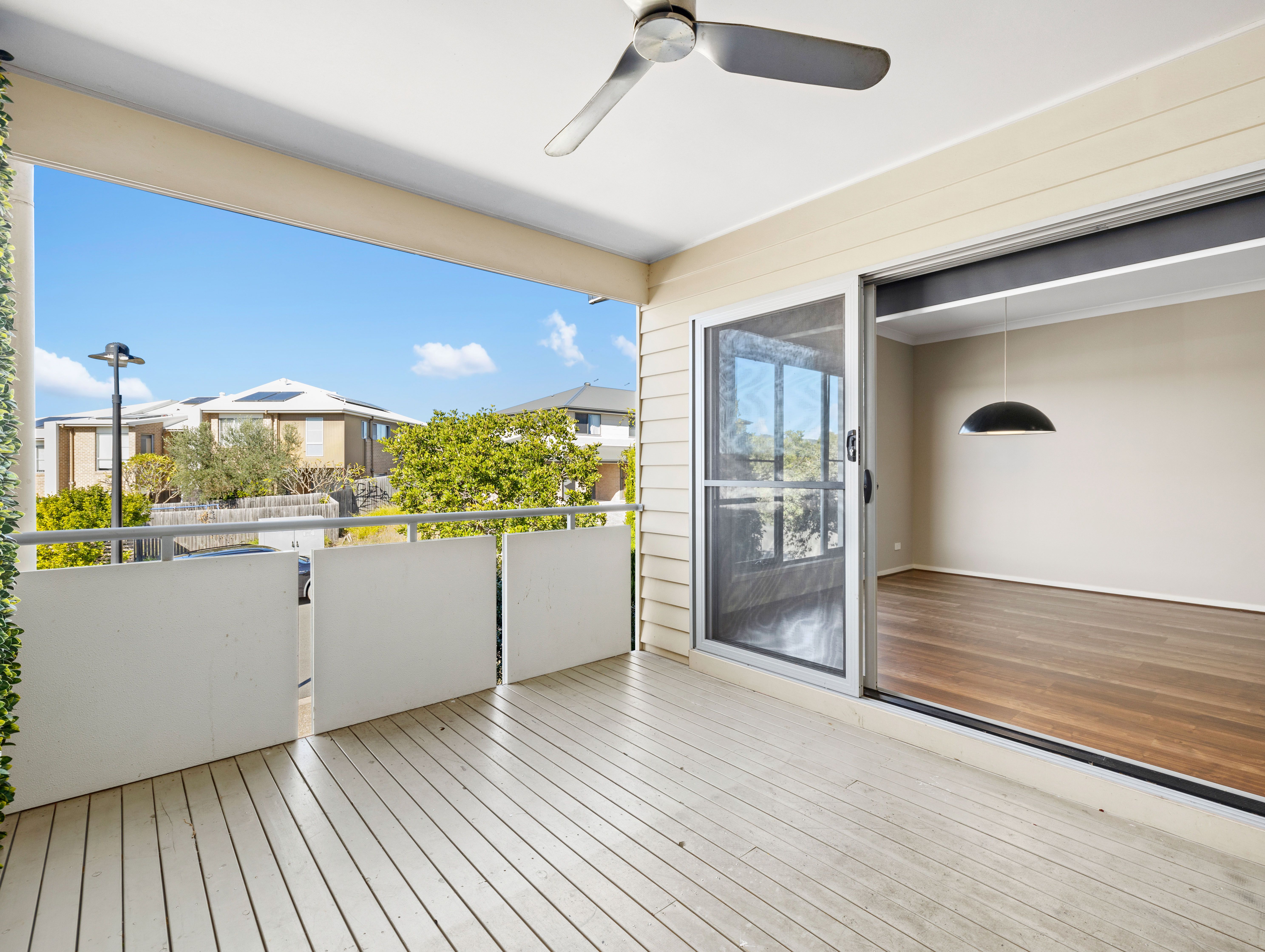 19 Hookes Terrace, Springfield Lakes, QLD 4300 - Sold House - Ray White ...