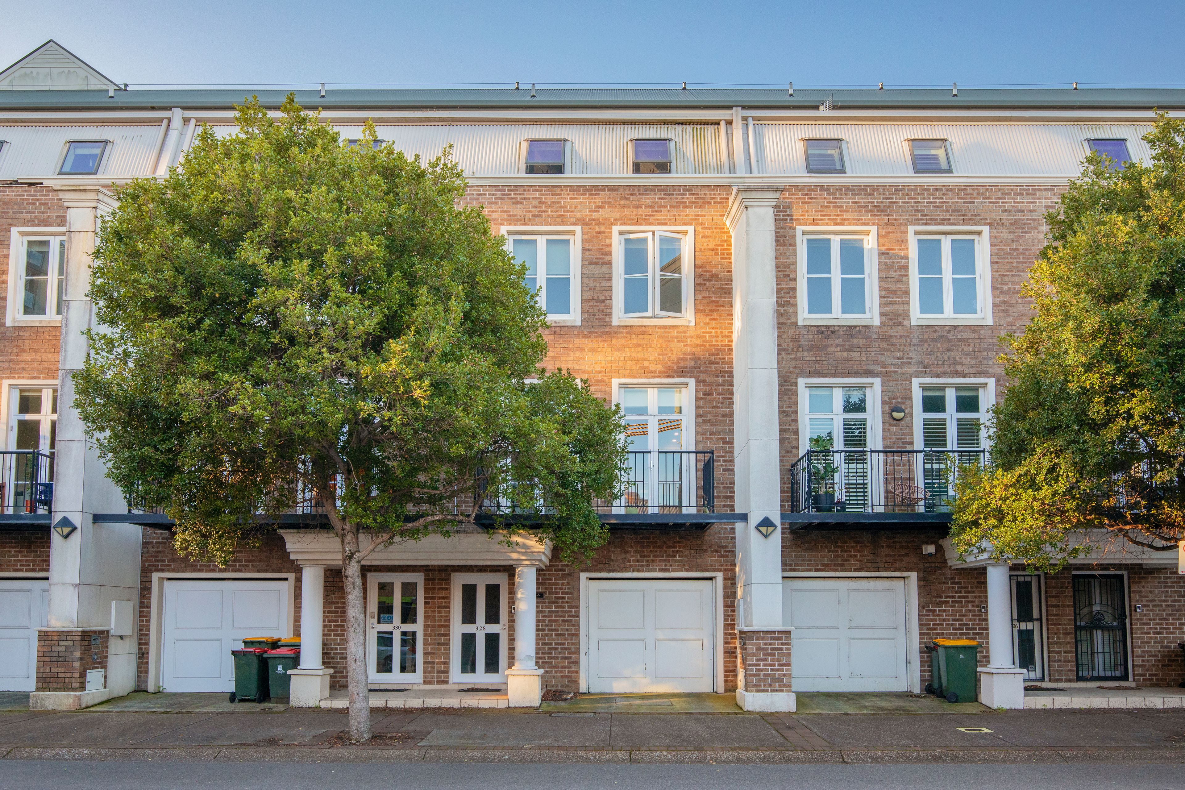 328 Wharf Road, Newcastle, NSW 2300 - Sold Townhouse - Ray White ...