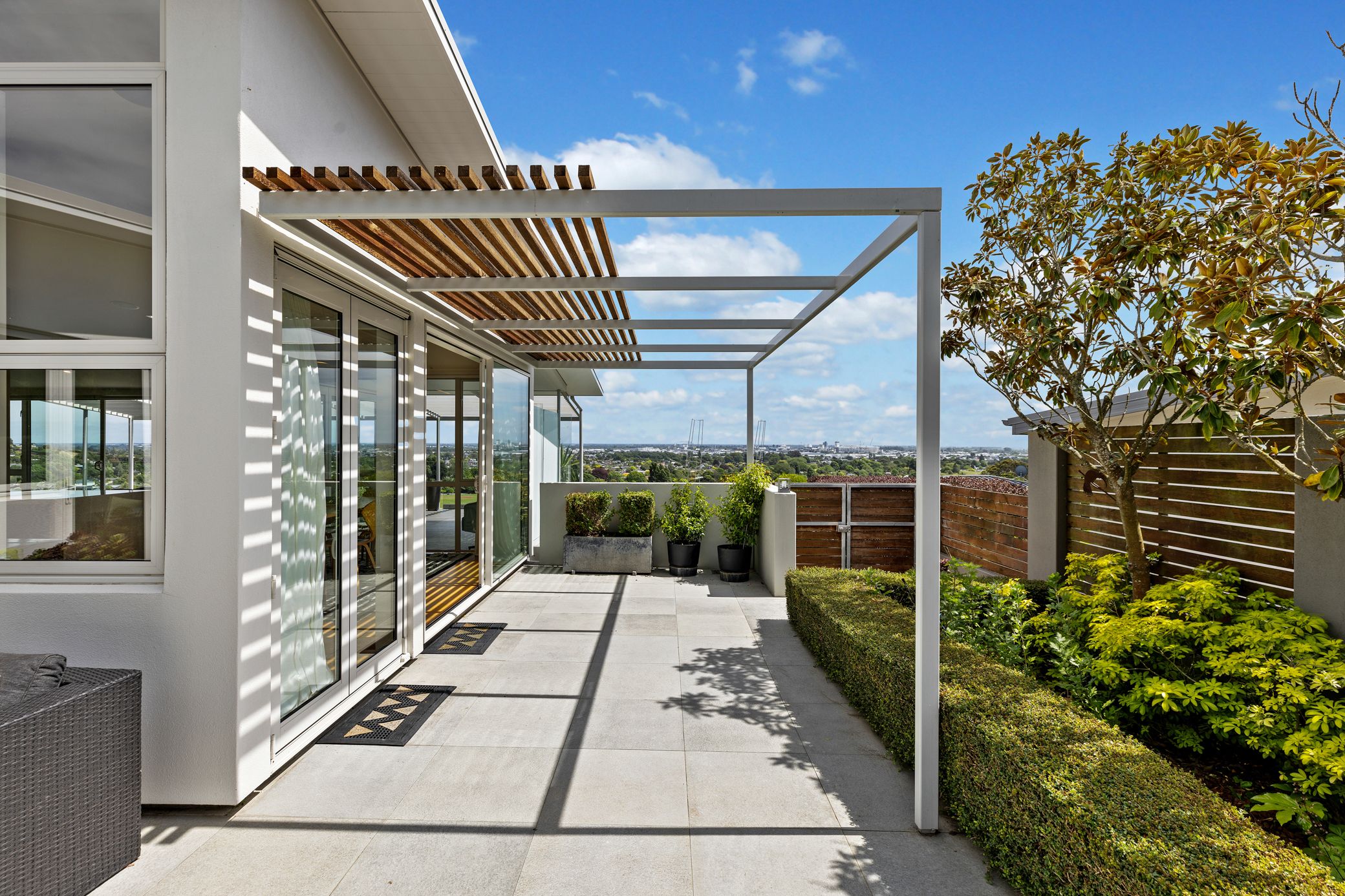 27 Glenelg Spur, Murray Aynsley, Christchurch City 8022 - Sold House ...