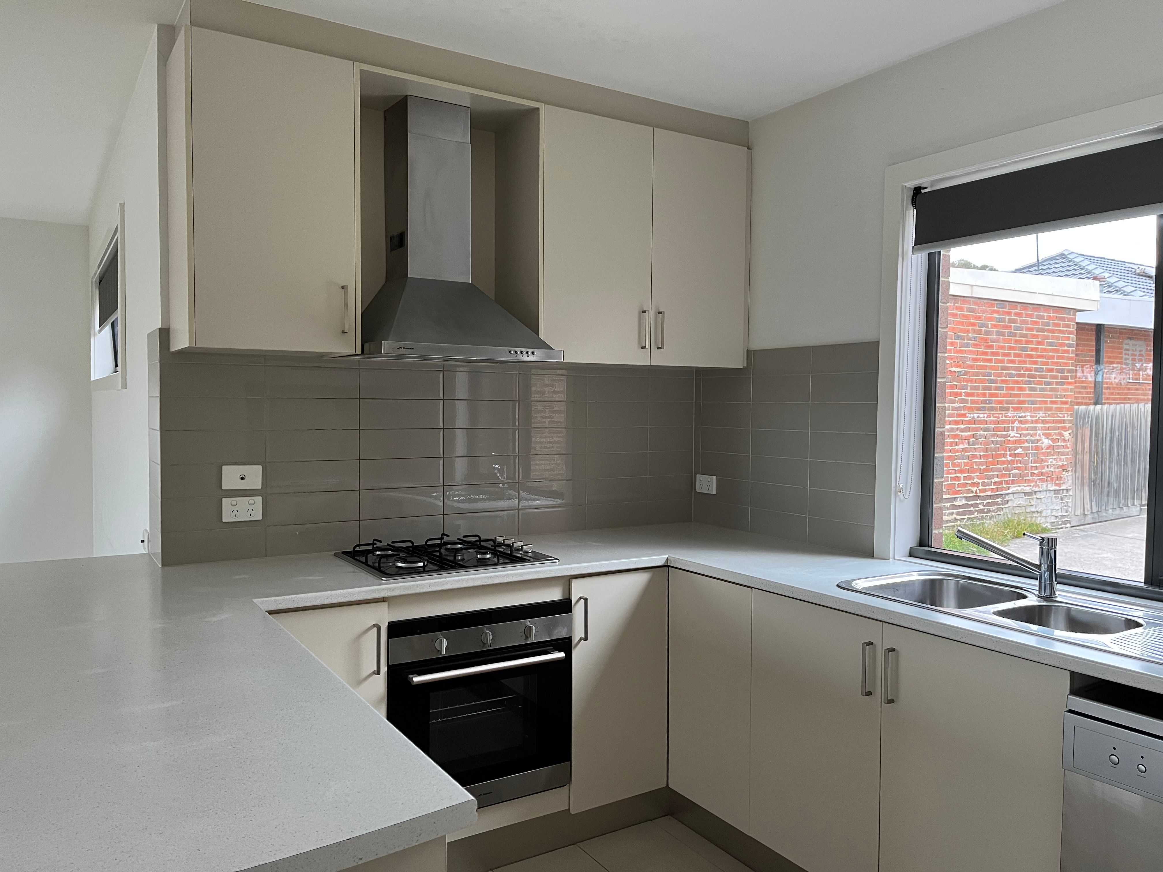 2/10 Meredith Street, Noble Park North, VIC 3174 - Leased Unit - Ray ...