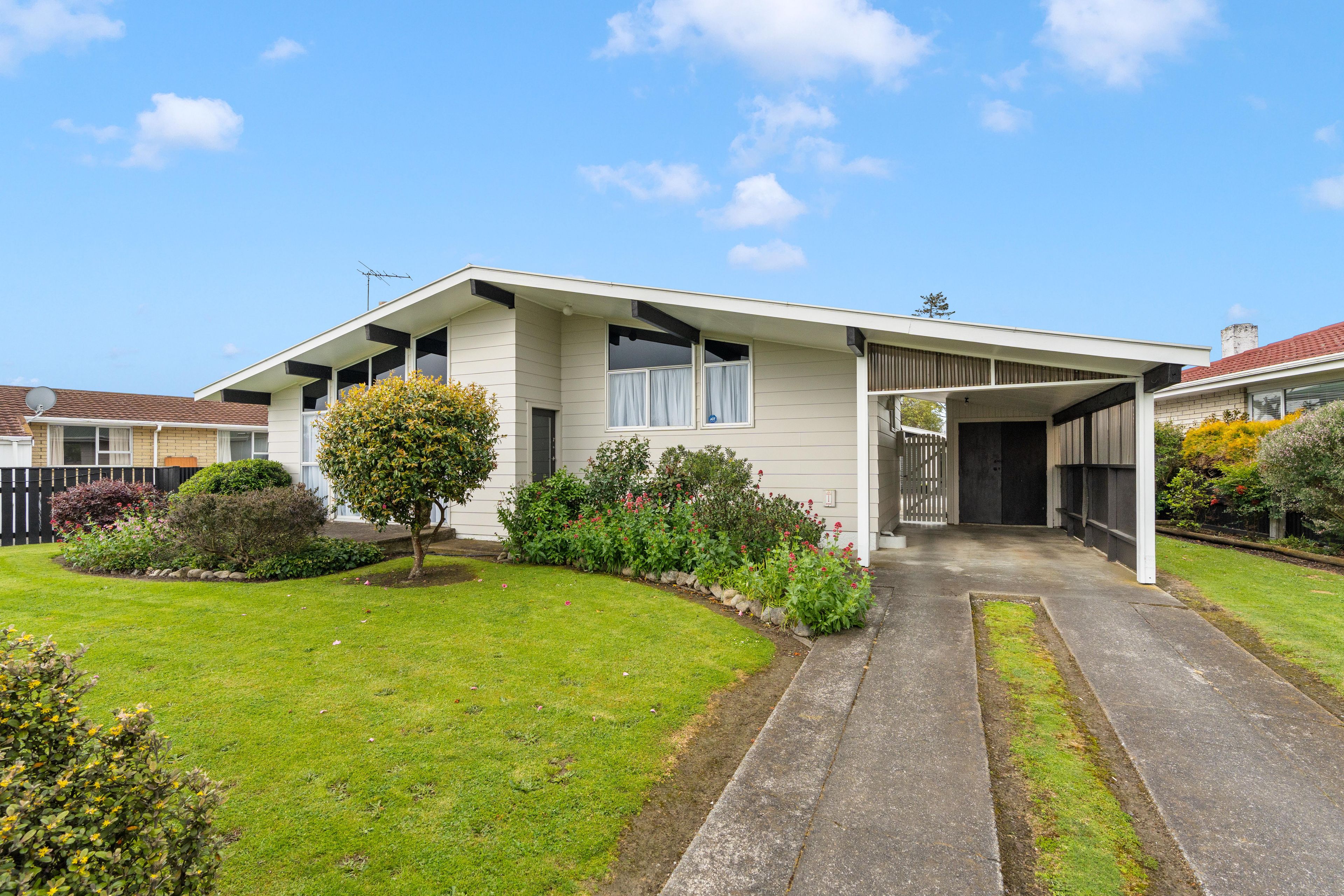1 Leeds Place, Masterton, Masterton District 5810 - Sold House - Ray ...
