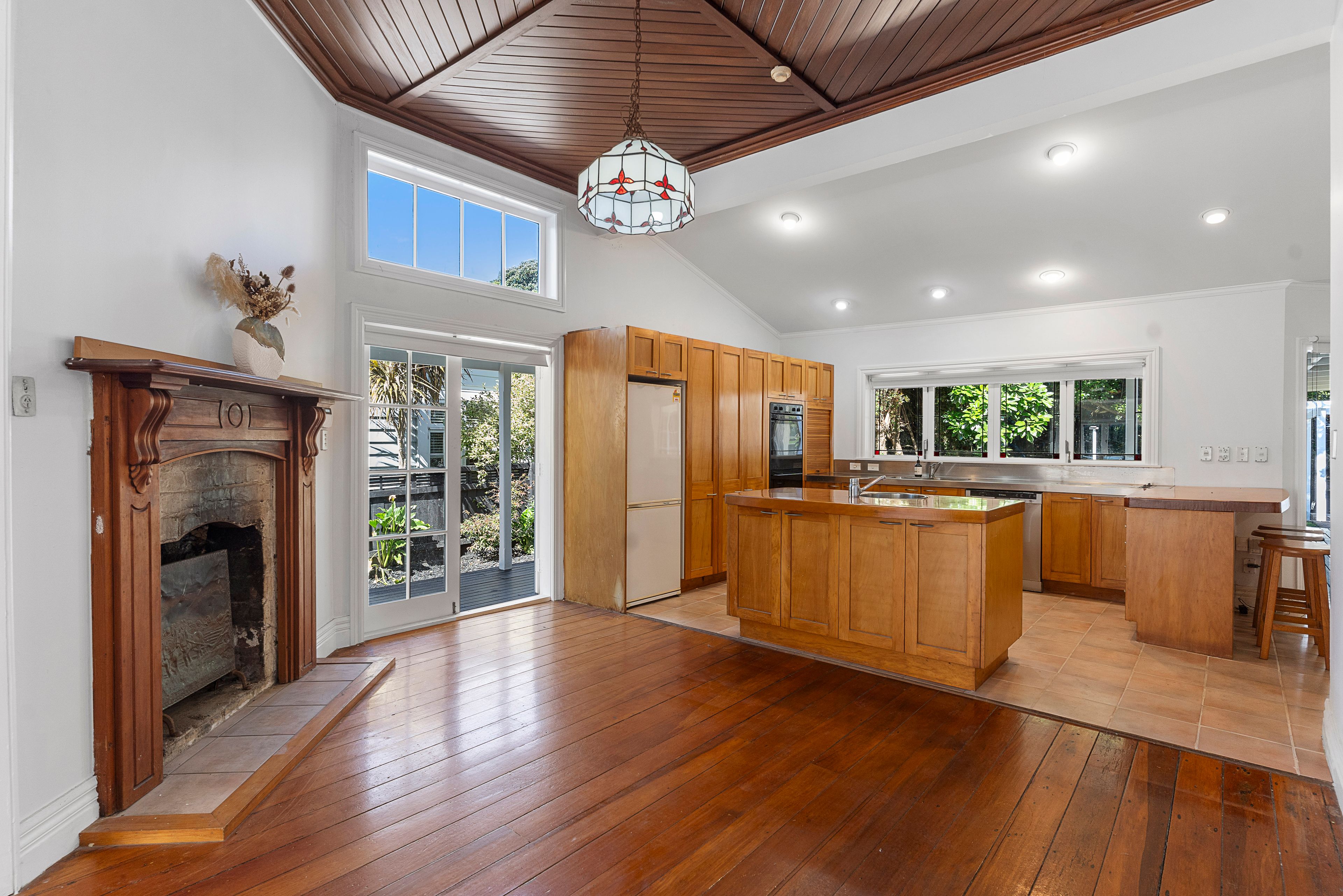 4 Seychelles Street, Western Springs, Auckland City 1022 - Sold House ...