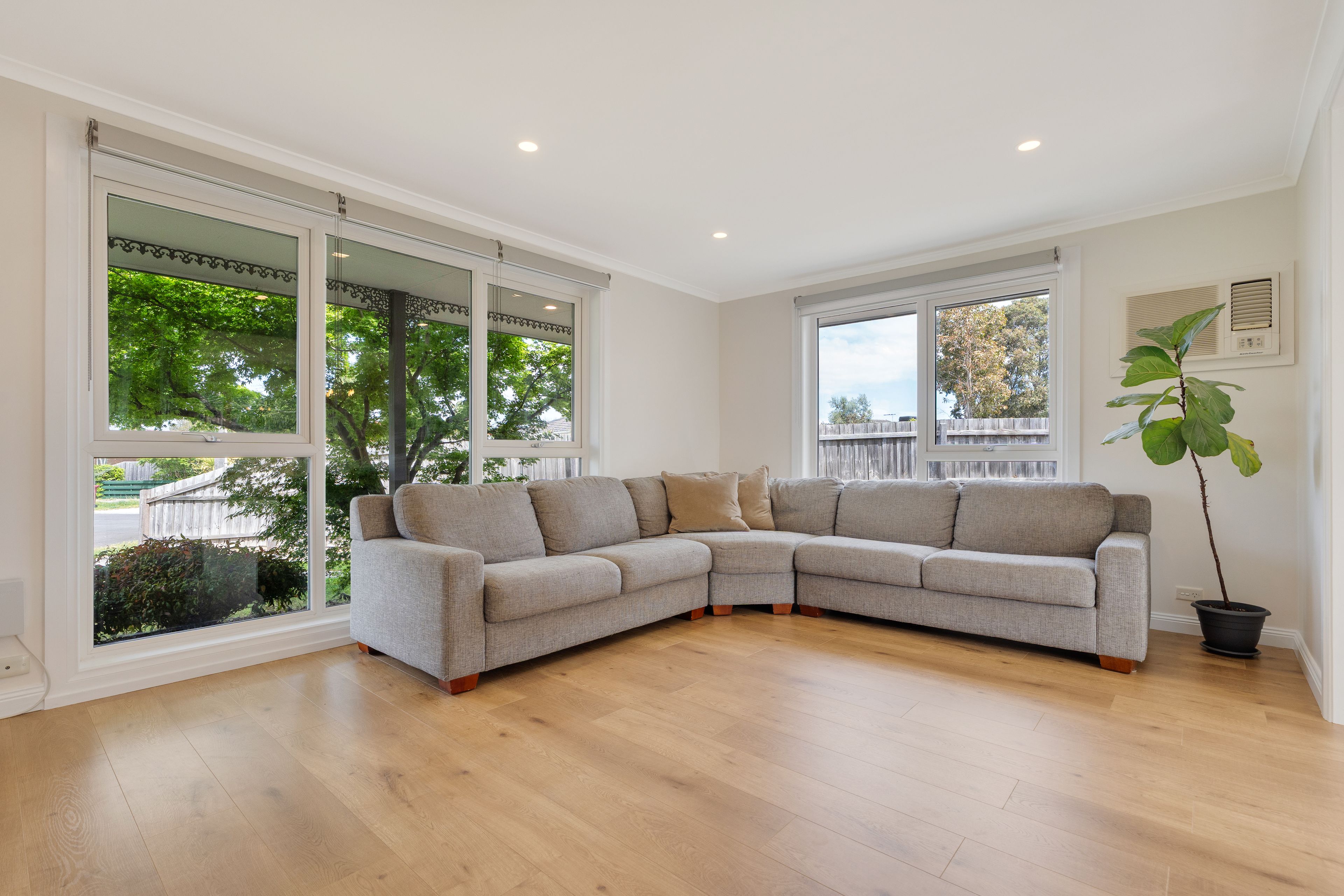 24 Milburn Place, Craigieburn, VIC 3064 - Leased House - Ray White ...