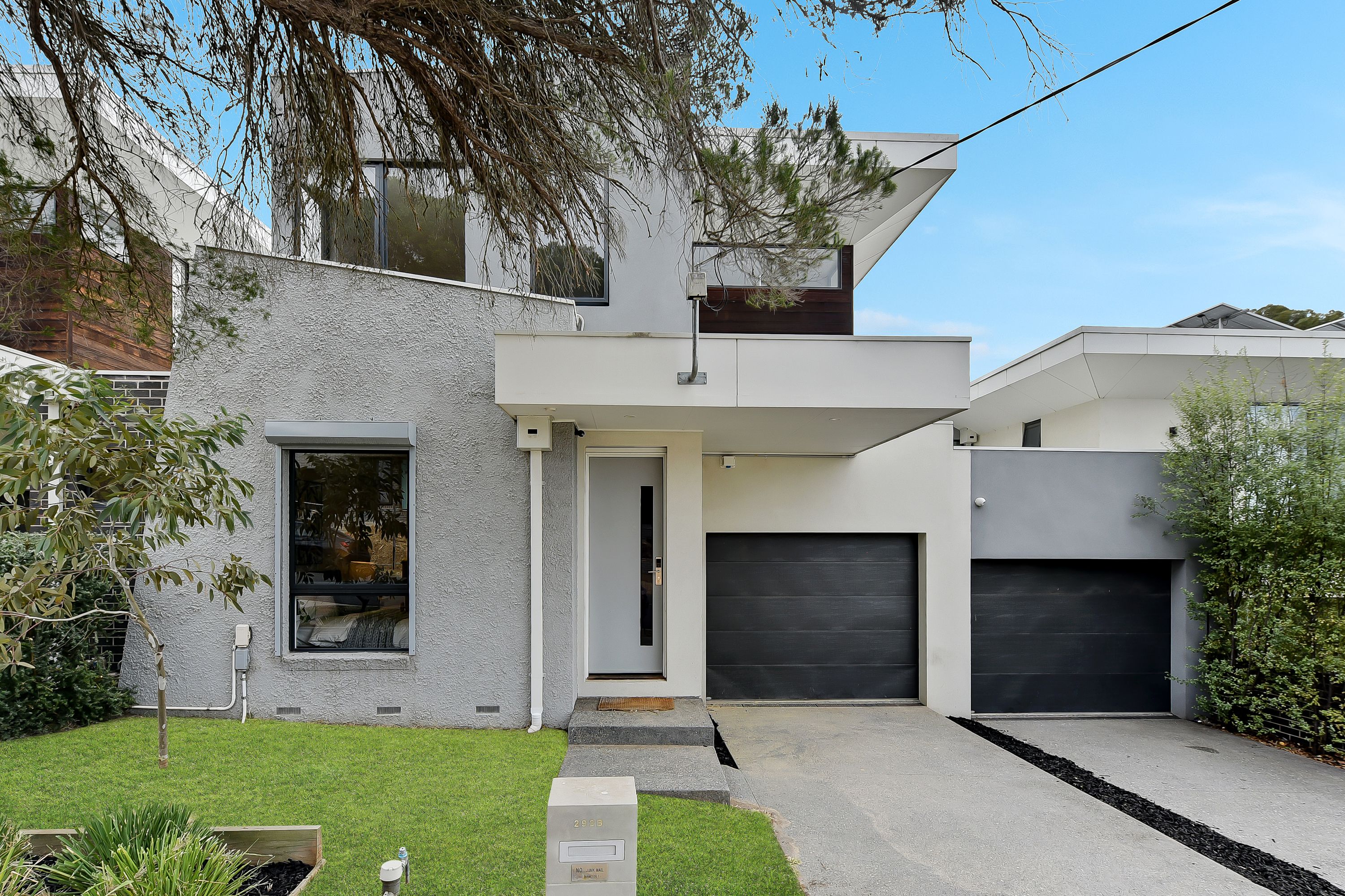 292B Highbury Road, Mount Waverley, VIC 3149 - Sold Townhouse - Ray ...