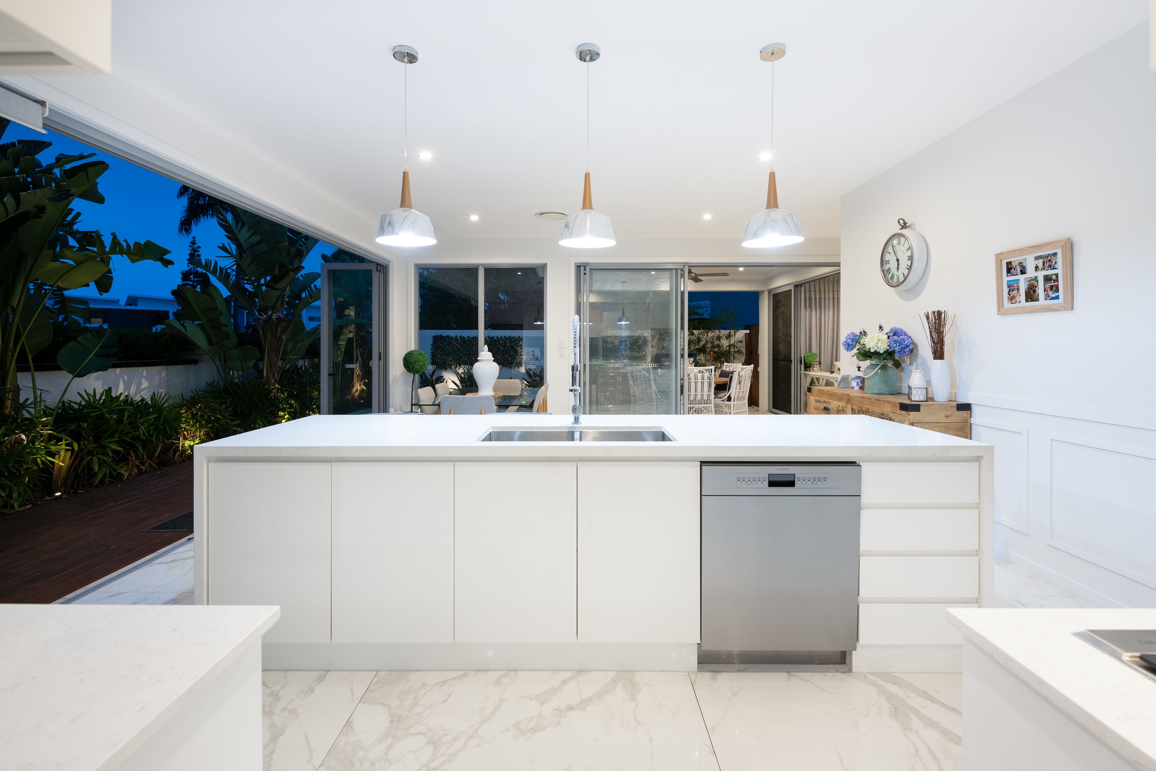 7814 Pavilions Close, Hope Island, QLD 4212 - Sold House - Ray White ...