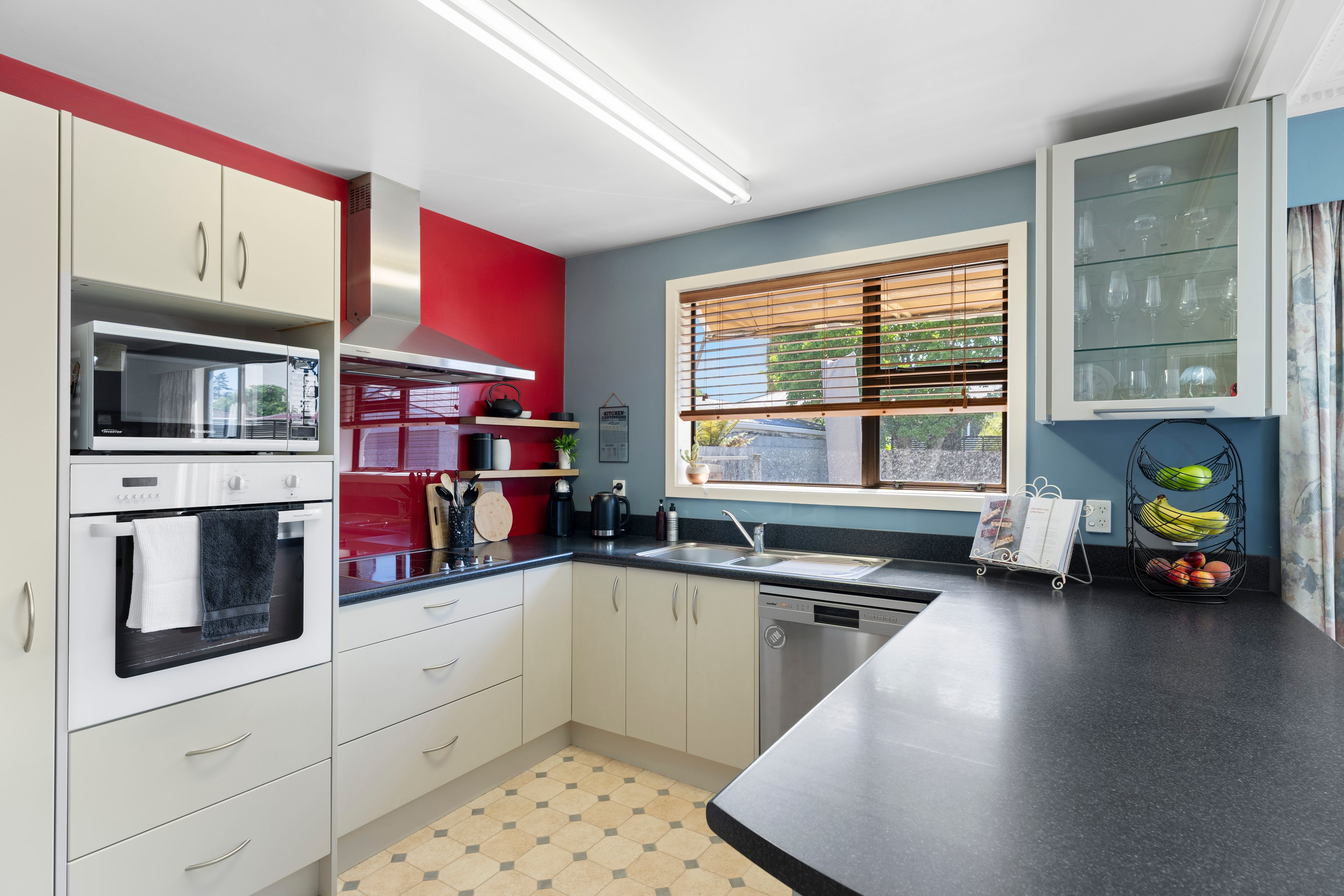 4 Westmorland Place, Bishopdale, Christchurch City 8053 - House for ...